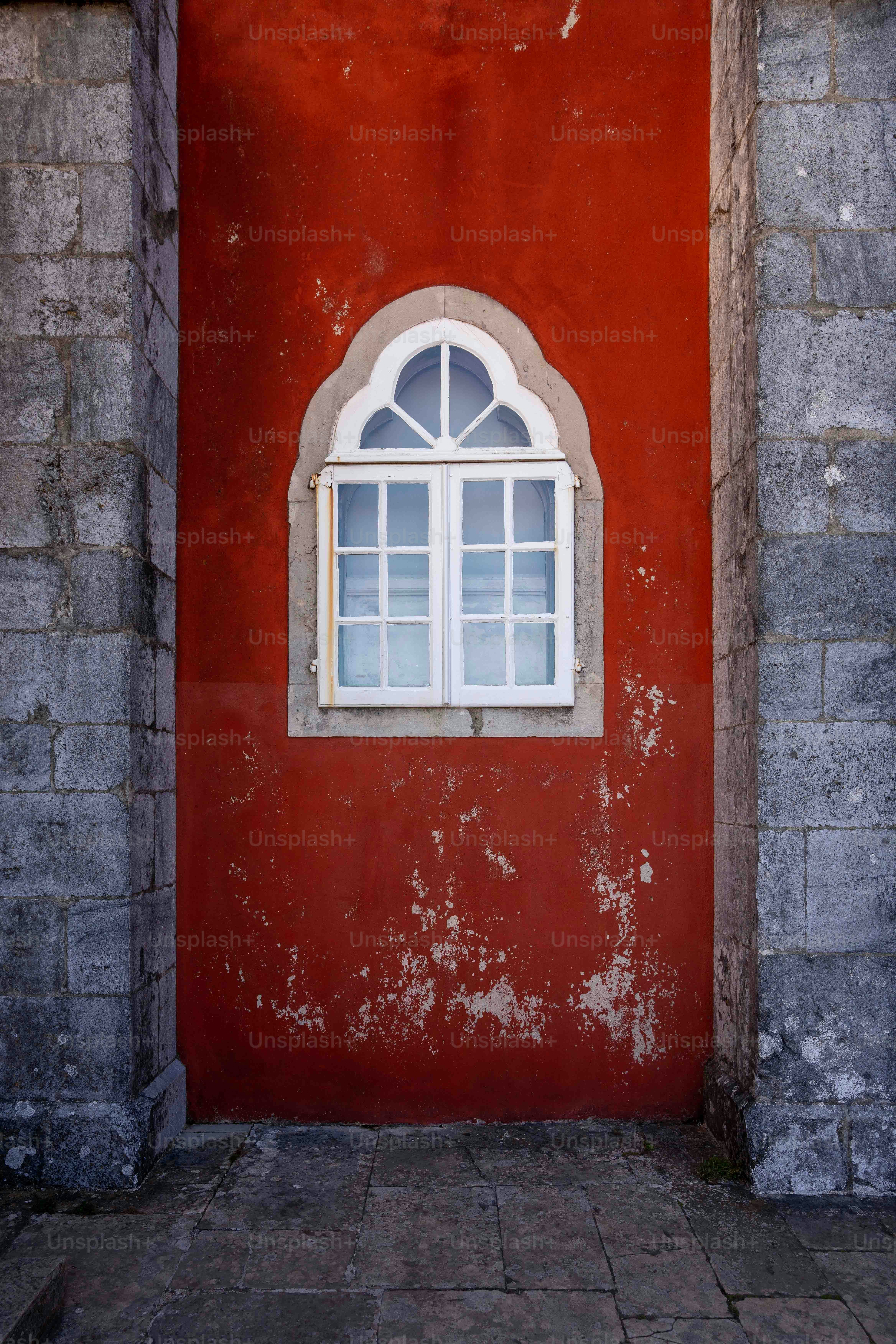 1000+ Red Wall Pictures | Download Free Images on Unsplash