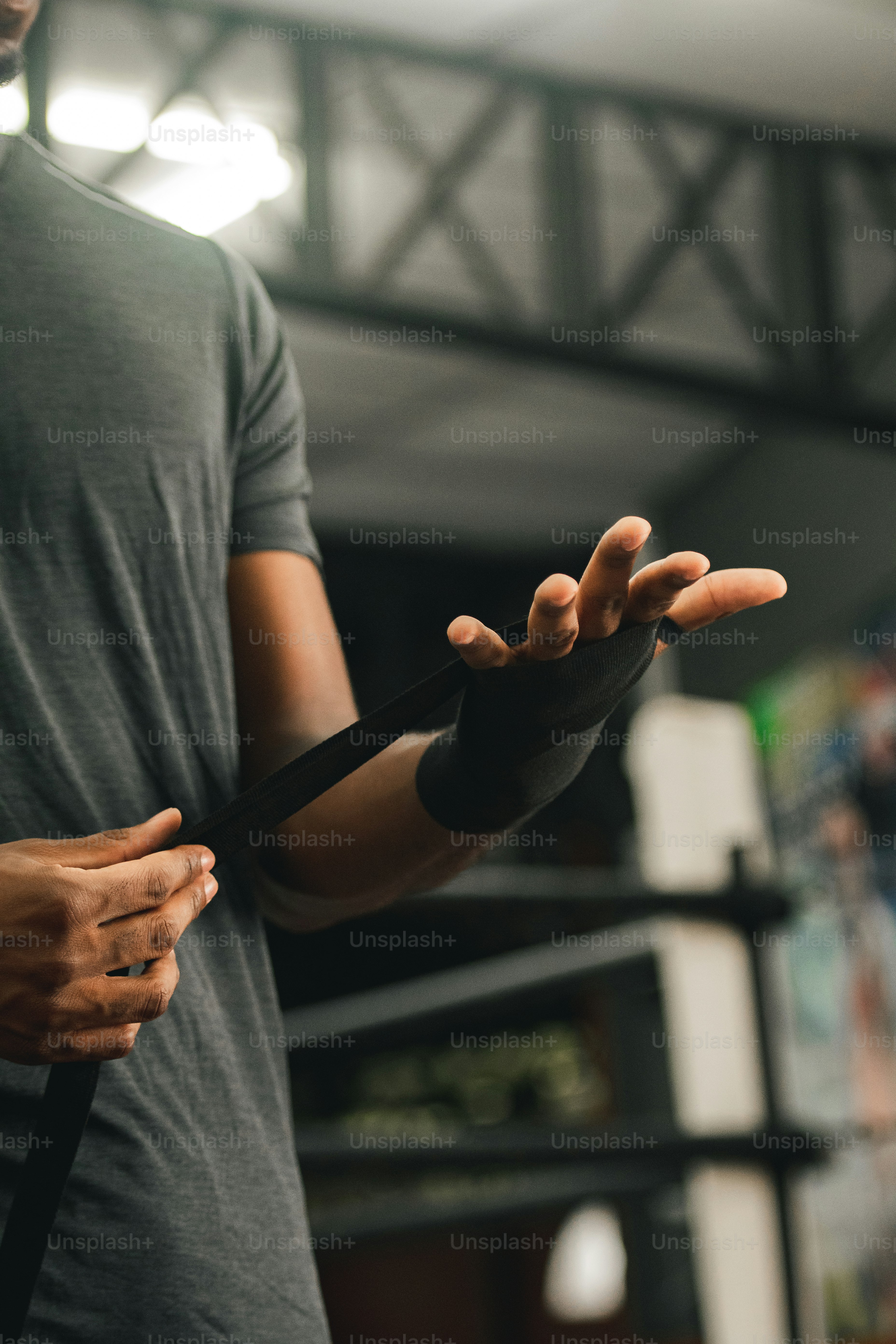 Man Hand Pictures | Download Free Images on Unsplash