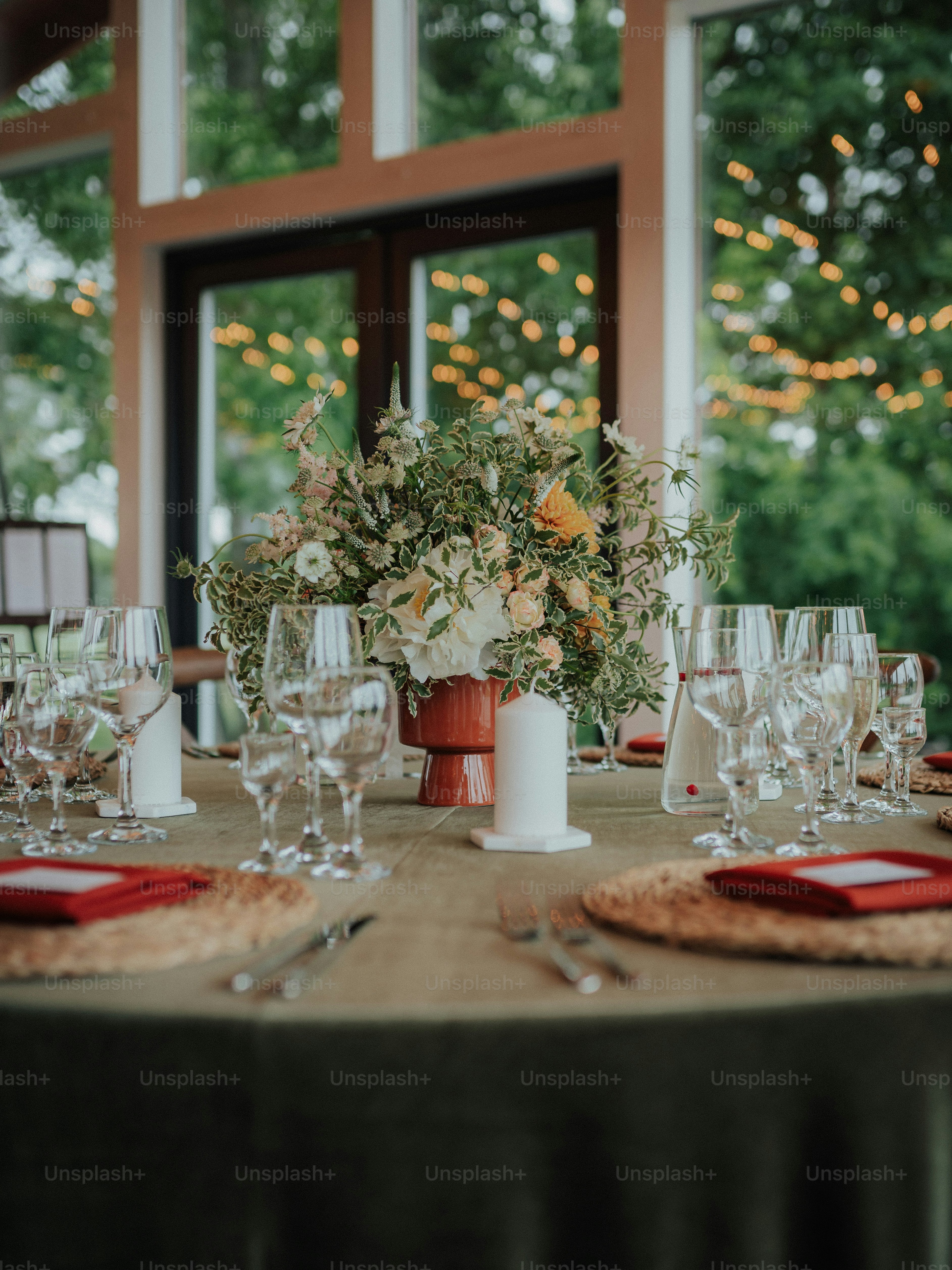 500+ Table Top Pictures | Download Free Images on Unsplash