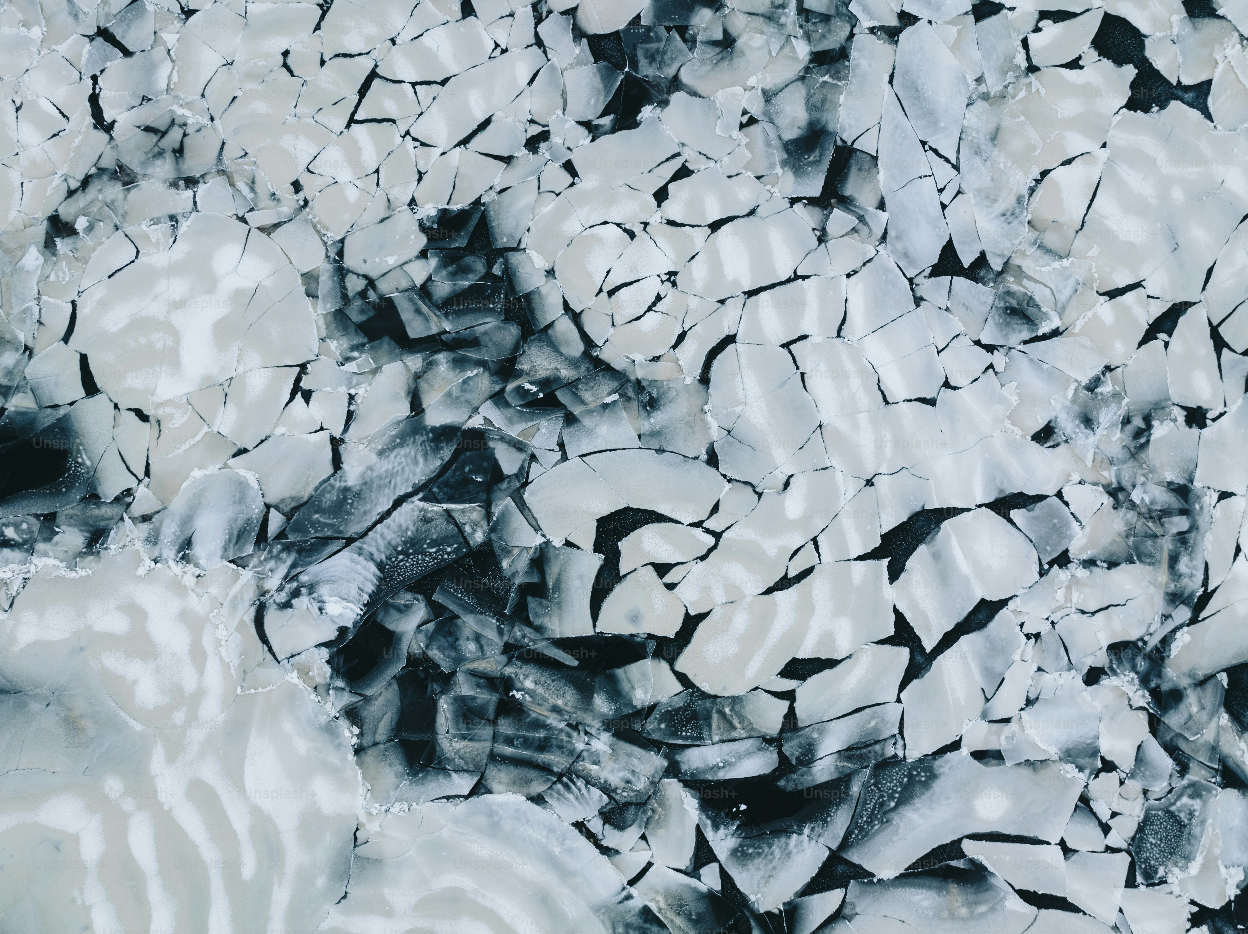 A large amount of ice that is melting photo – Icebreaker Image on Unsplash
