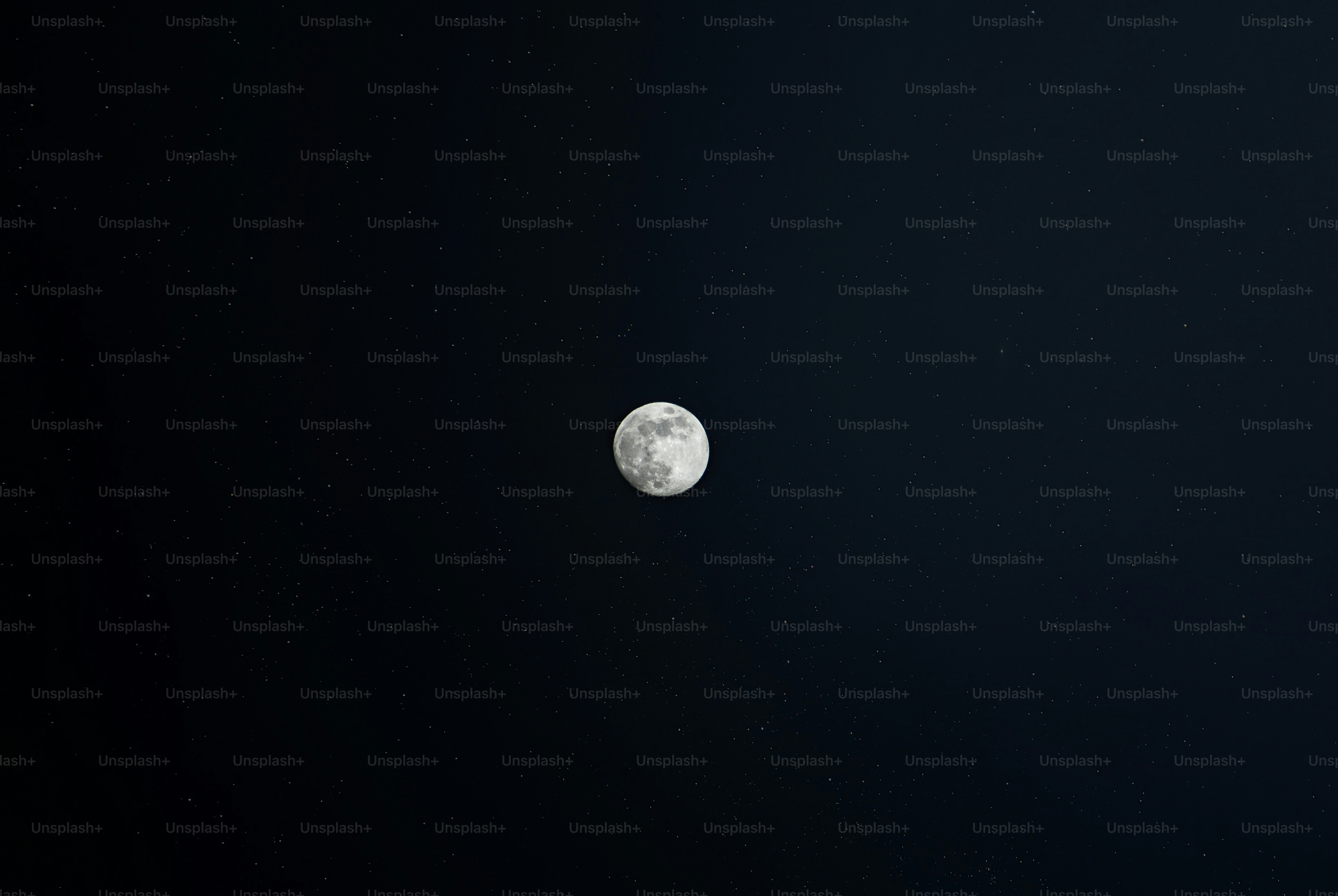 A view of the moon in the night sky photo – Moon Image on Unsplash
