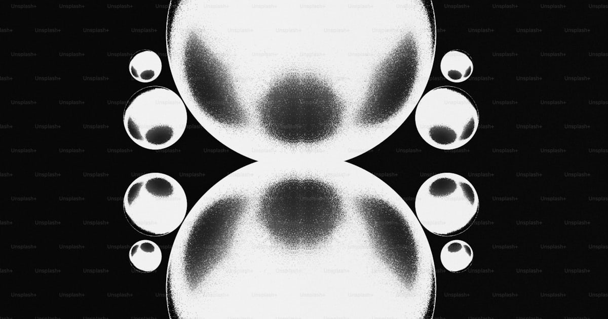 黒い背景に泡の白黒写真の写真 Unsplashのリソース データベース™の画像