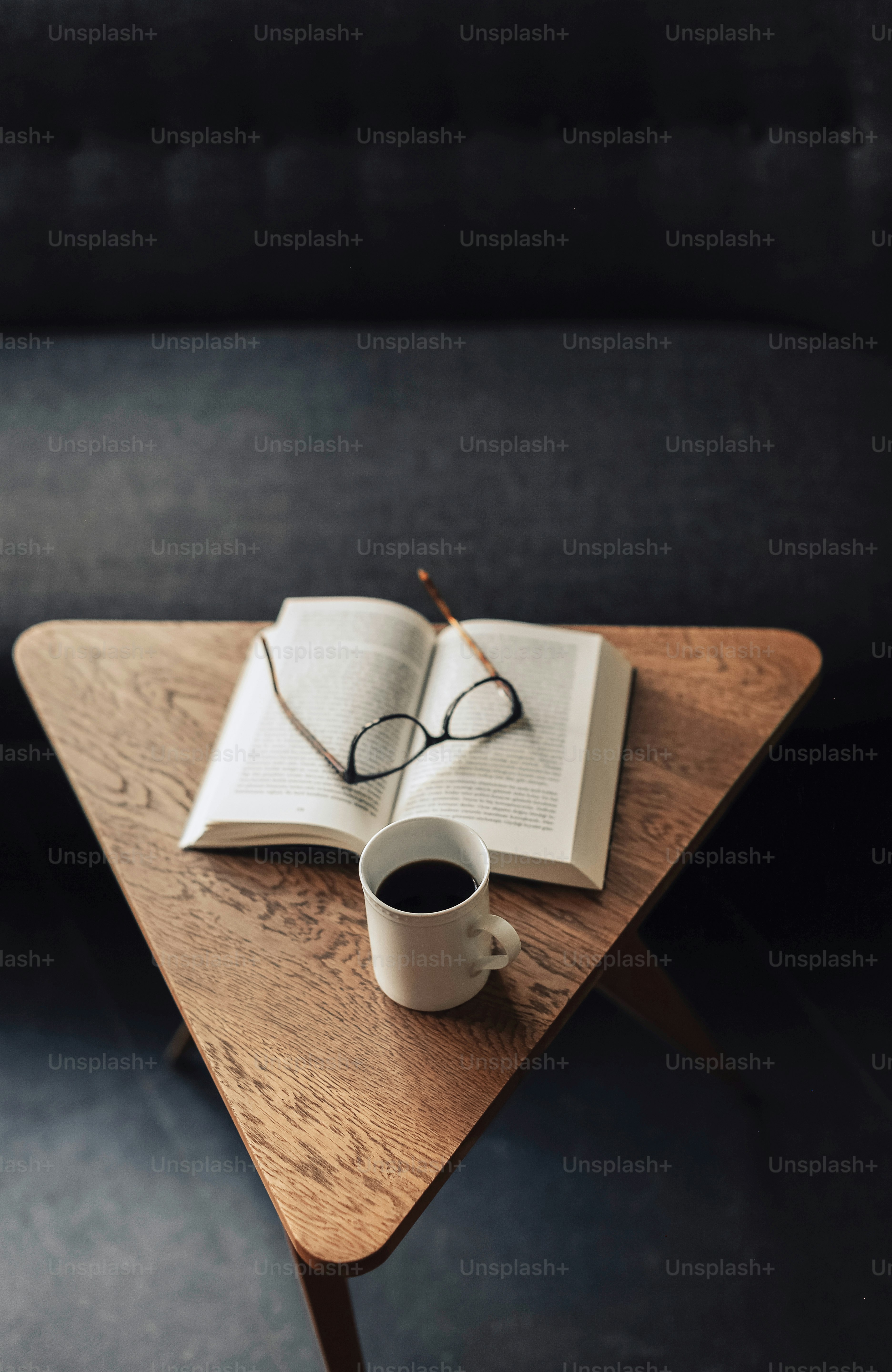 Book Background Pictures | 30,000+ Free Images on Unsplash