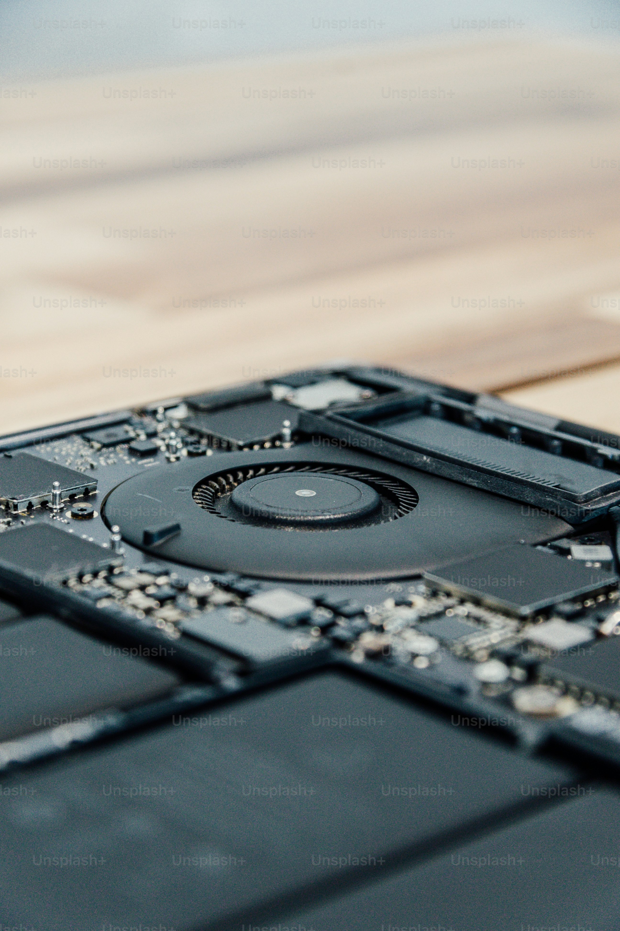 A close up of a cpu chip on a table photo – Technology Image on Unsplash