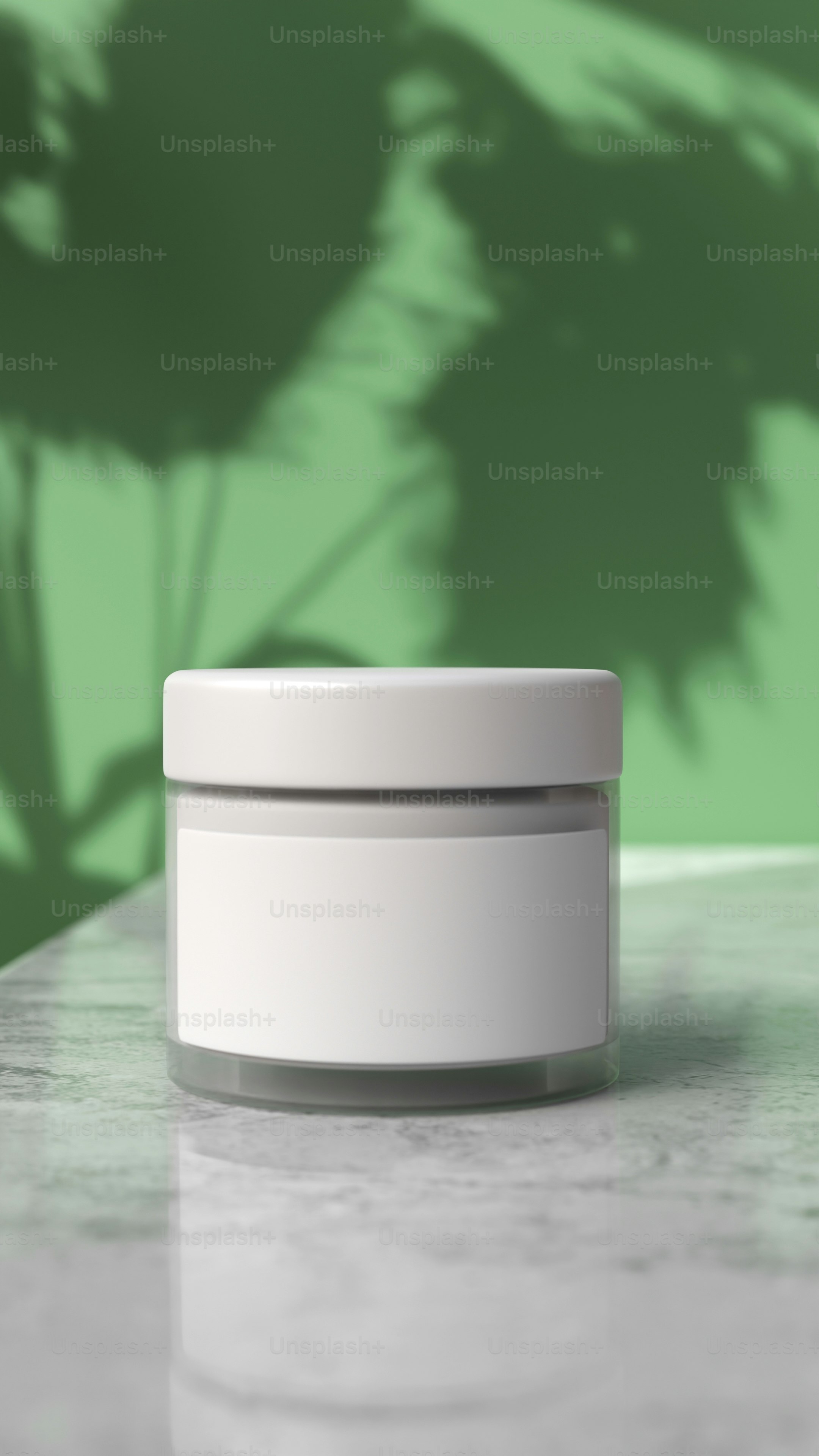 Foto Un frasco blanco sentado encima de un mostrador – Imagen digital ...