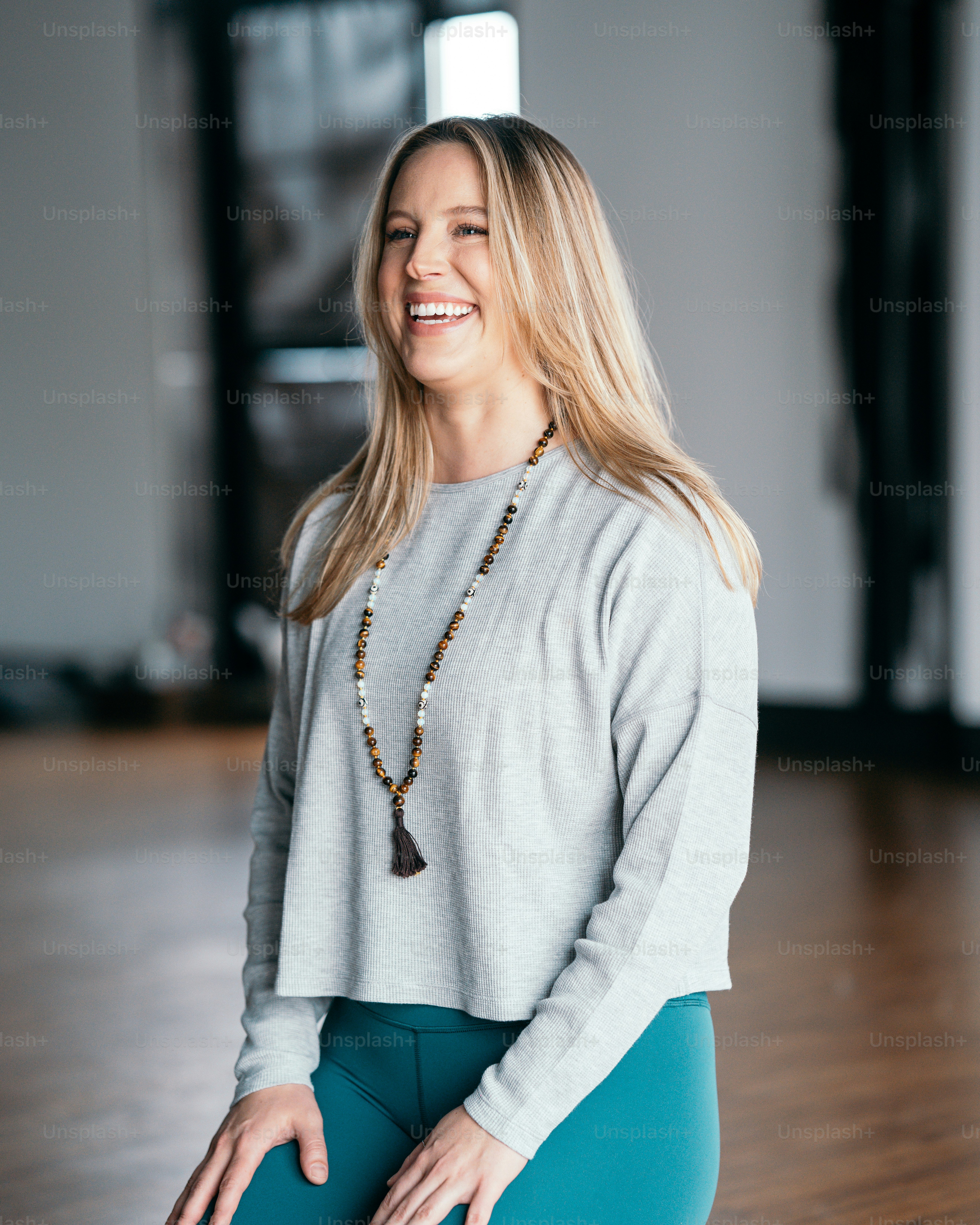 Best 500+ Woman Smiling Pictures [HD] | Download Free Images on Unsplash