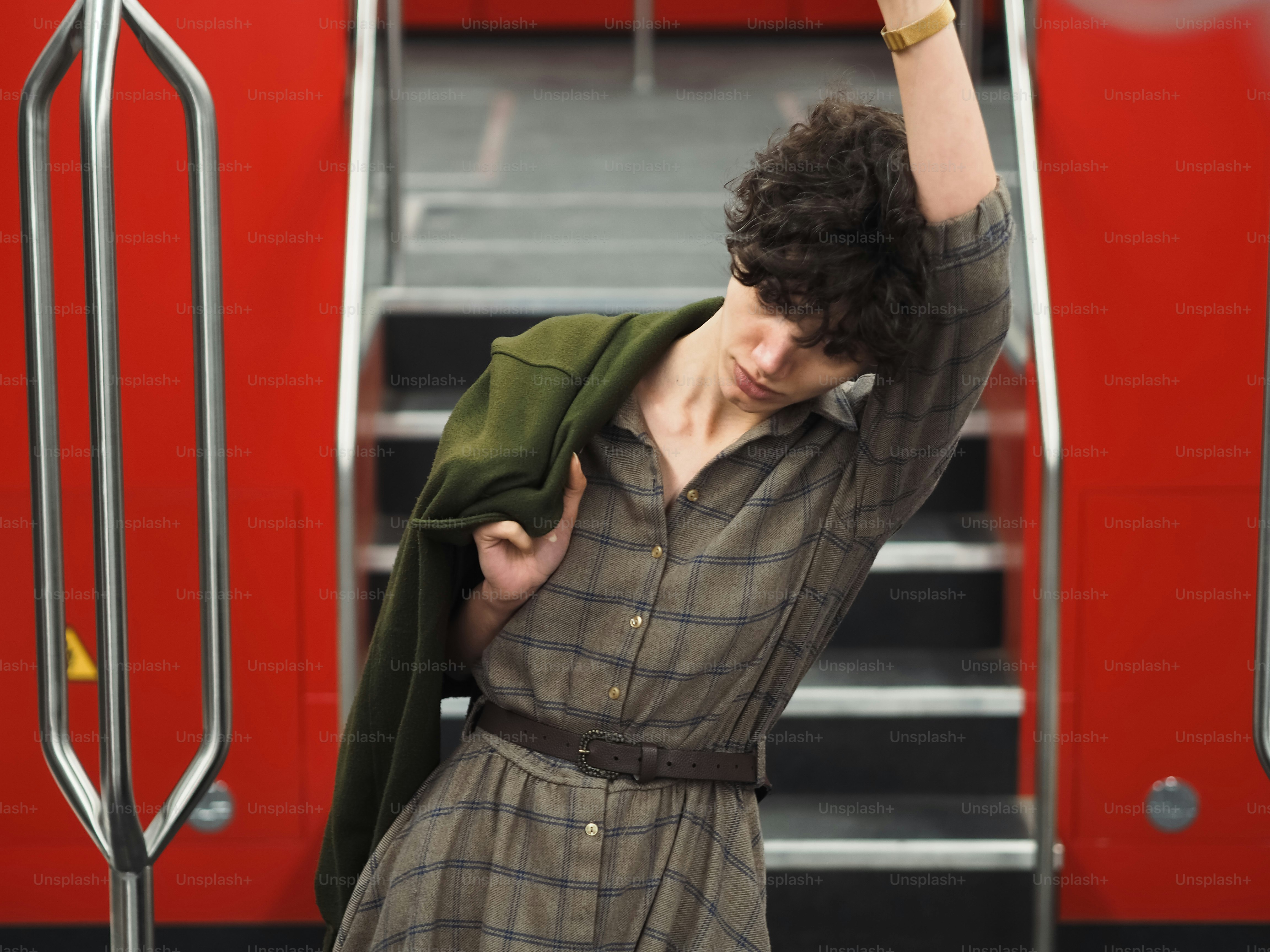 A woman in a dress and a green jacket photo – Shooting weekend Image on ...