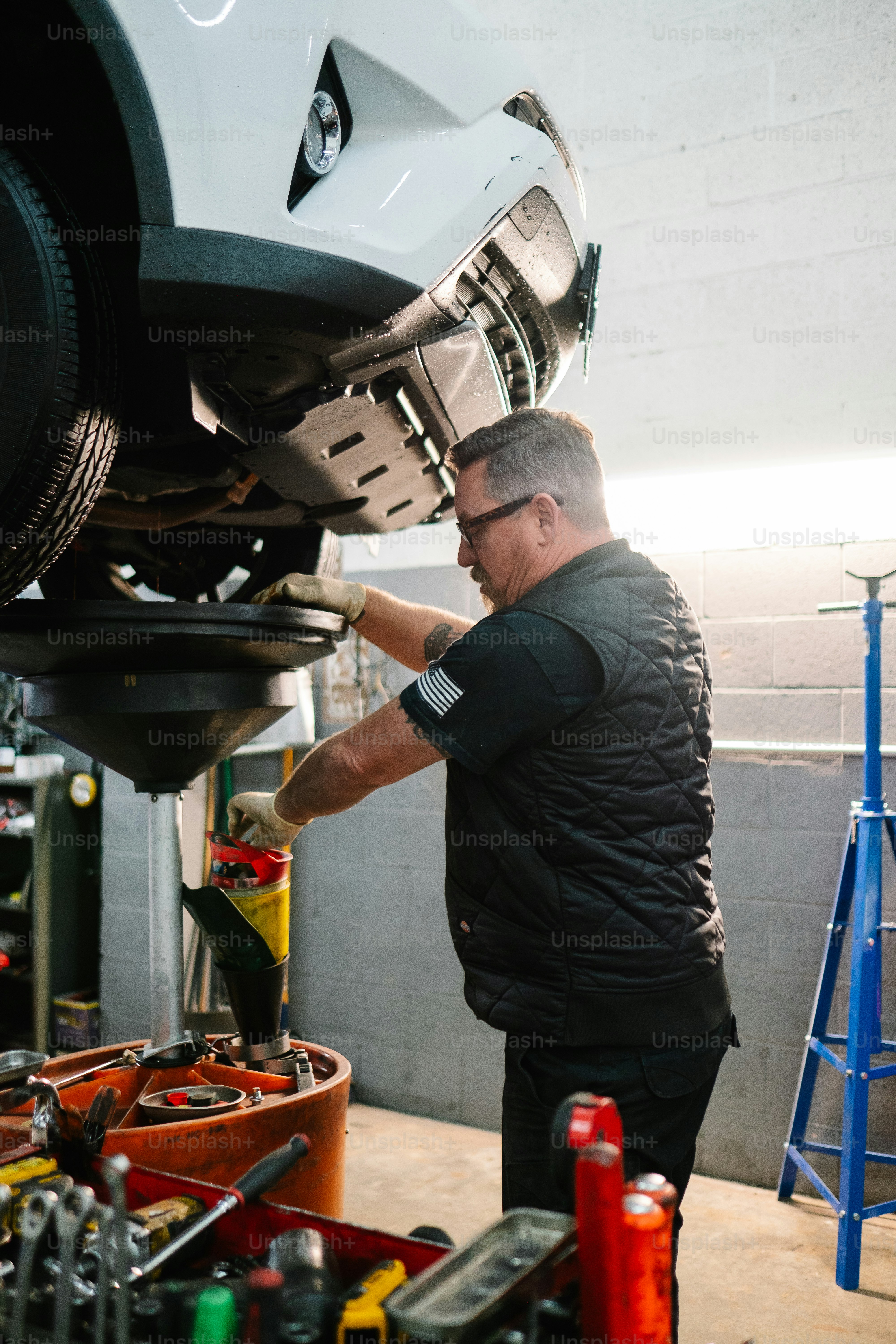Car Garage Pictures | Download Free Images on Unsplash