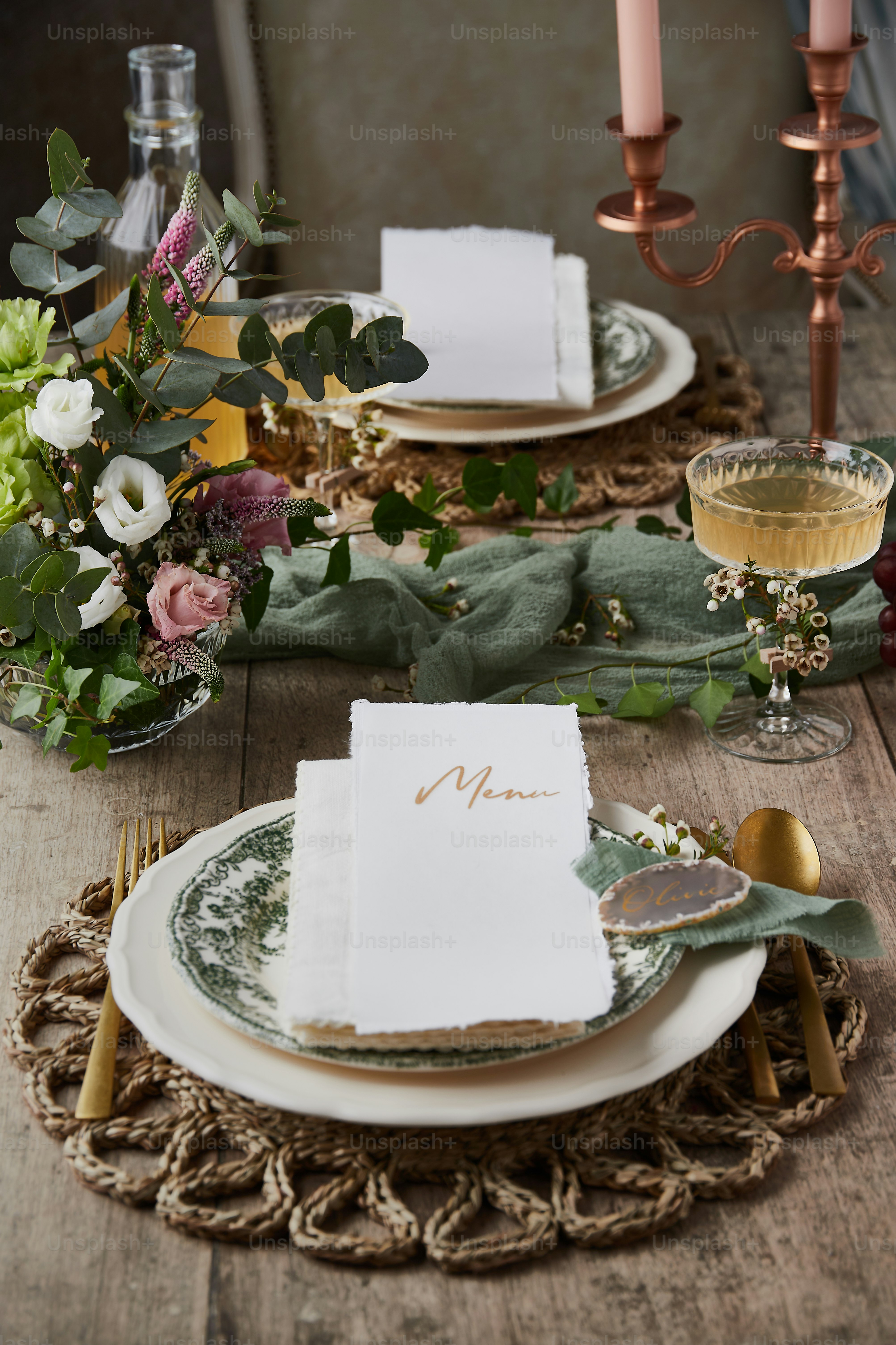 A place setting with place settings and place settings photo – Wedding ...