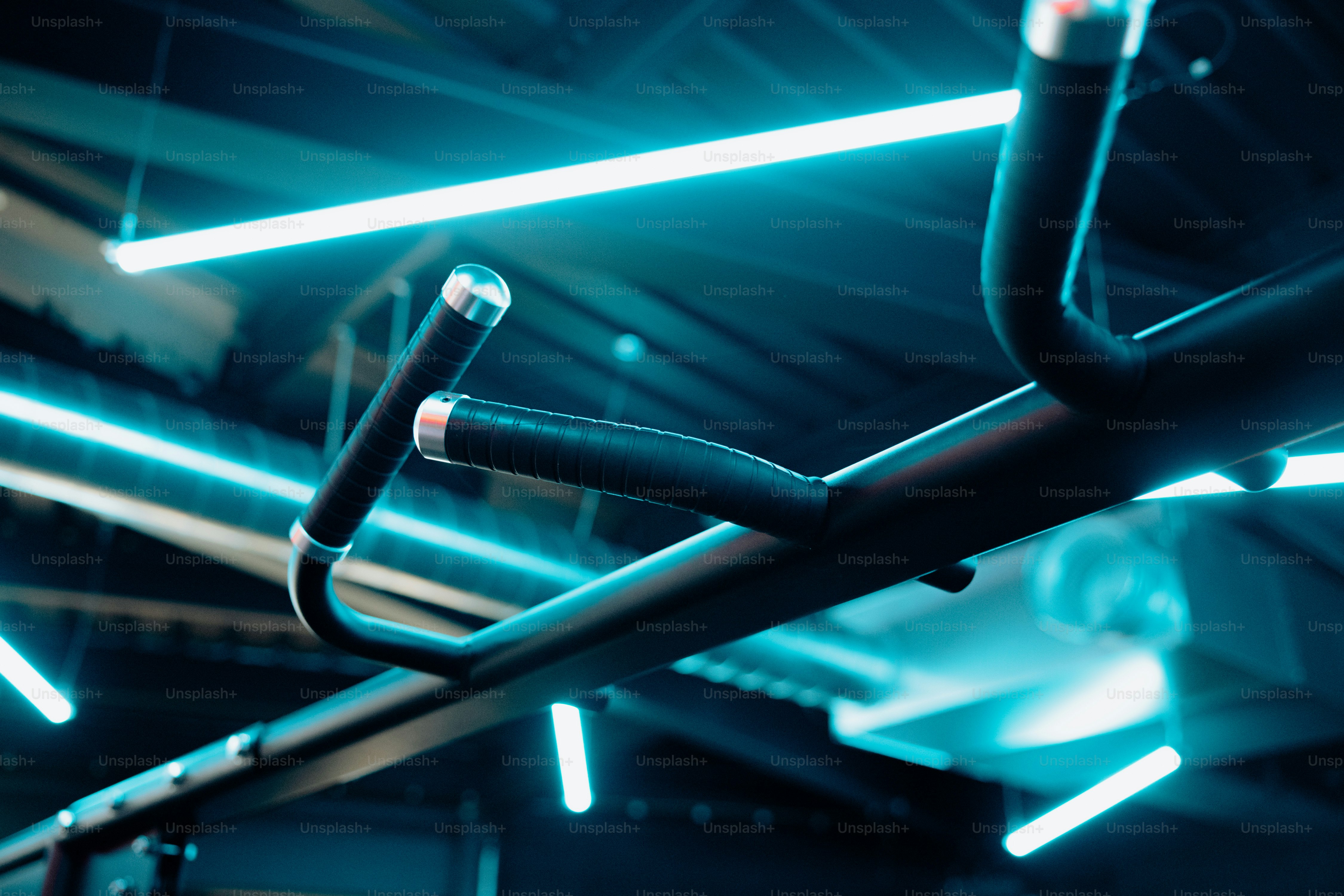 A close up of a metal bar in a gym photo – Fitness Image on Unsplash