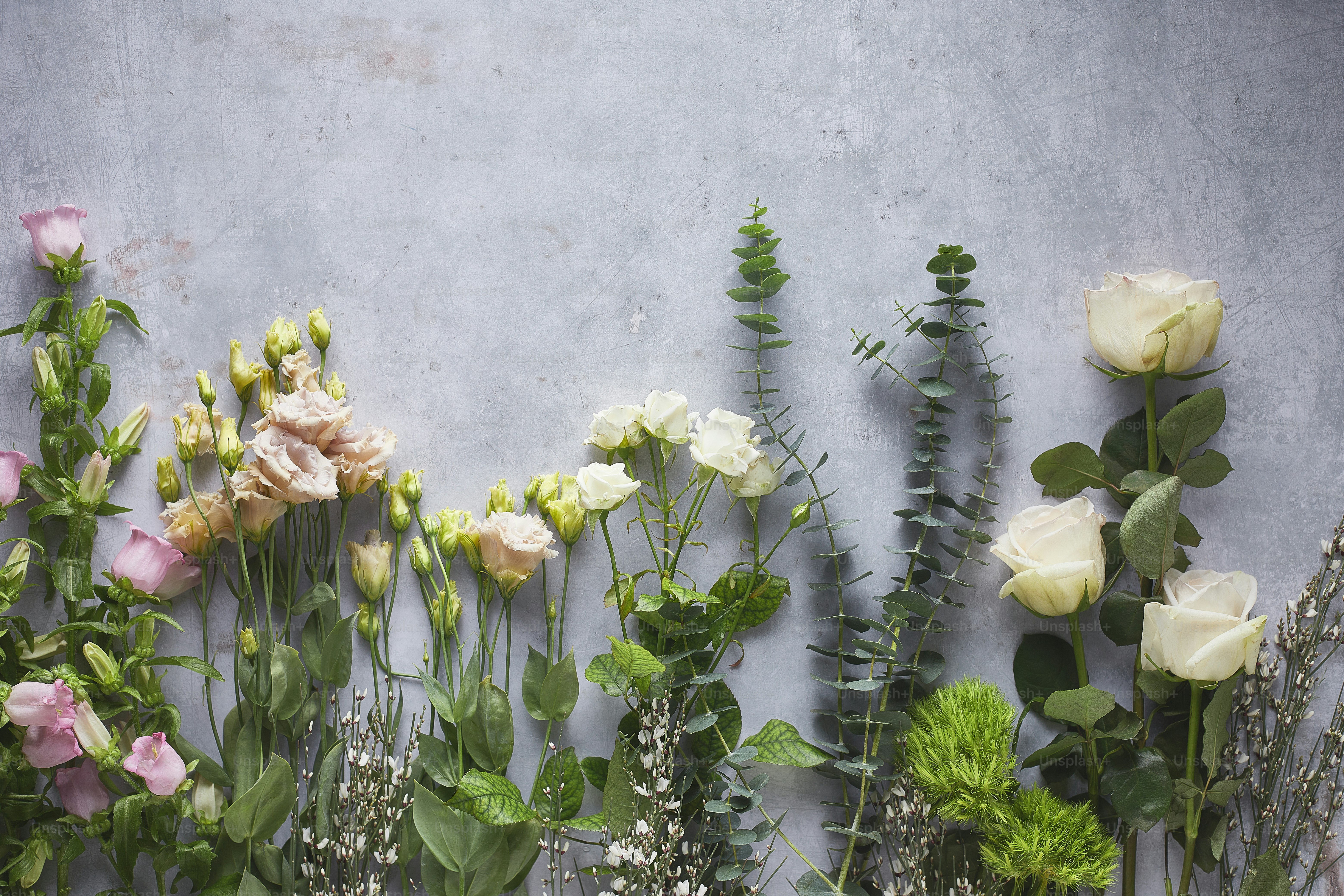 Foto Seikat bunga yang bersebelahan – Gambar Pernikahan di Unsplash