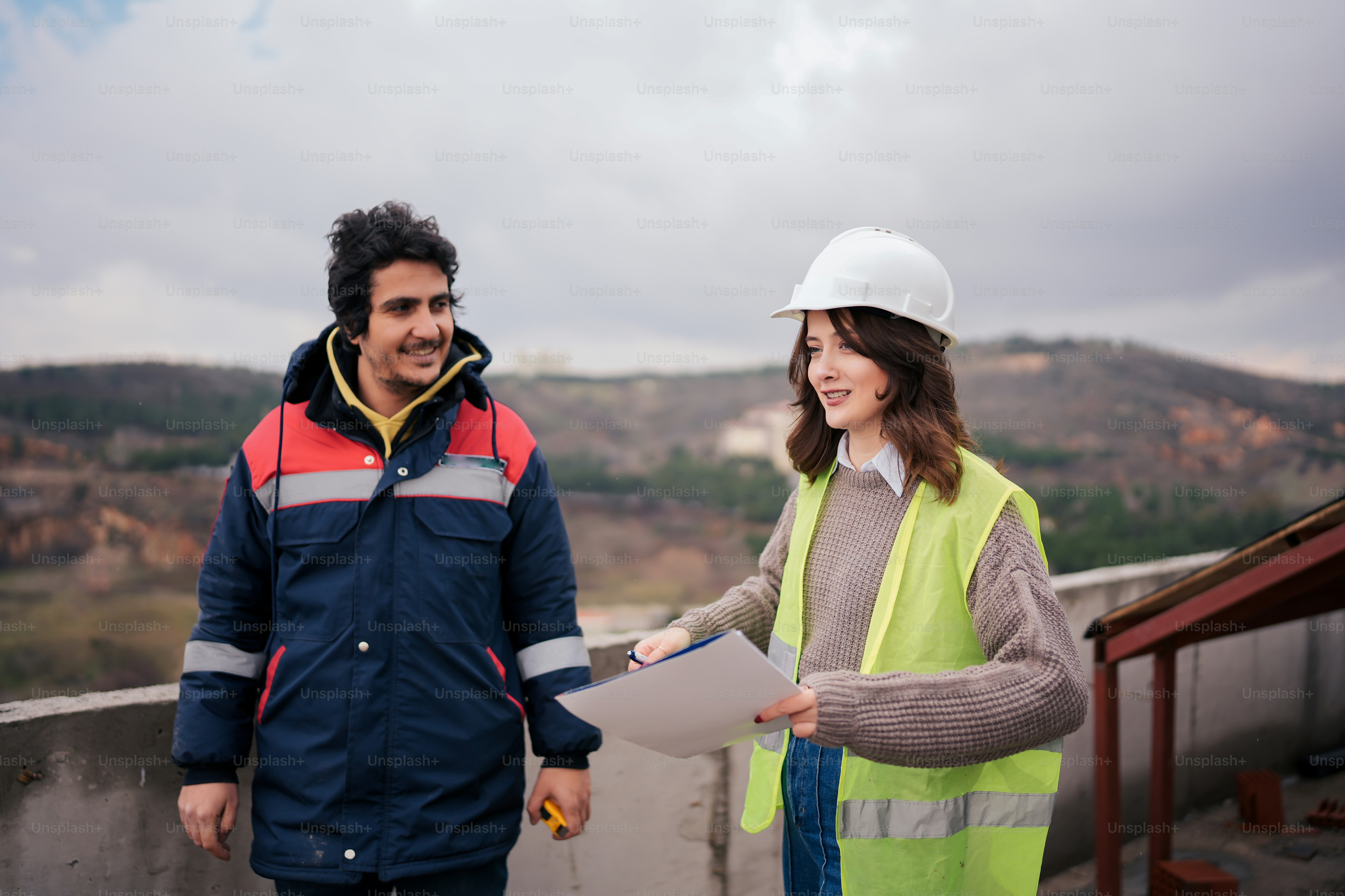500+ Construction Workers Pictures [HD] | Download Free Images on Unsplash