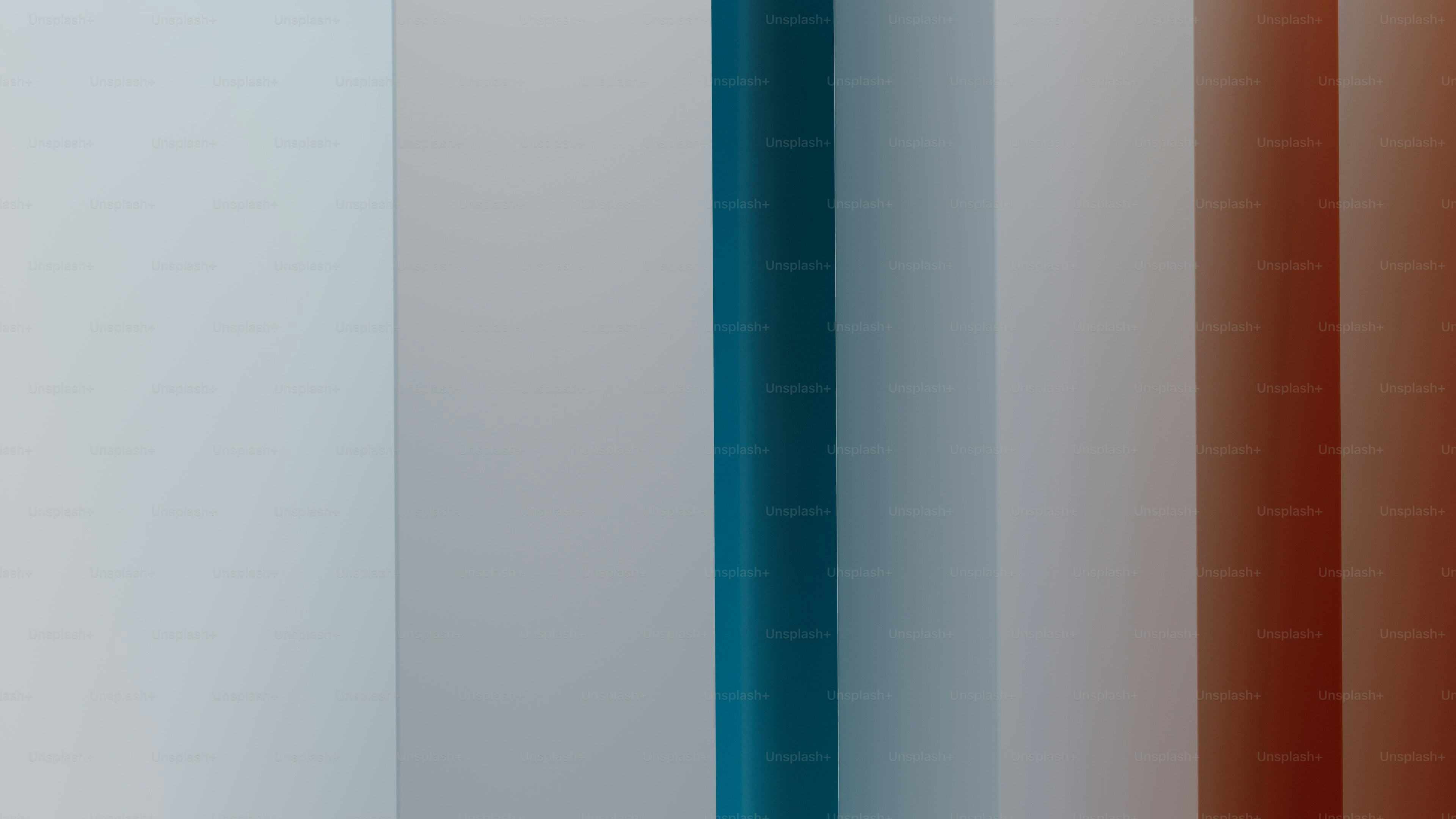 Una pared blanca y azul con rayas verticales foto – Imagen de Papel ...