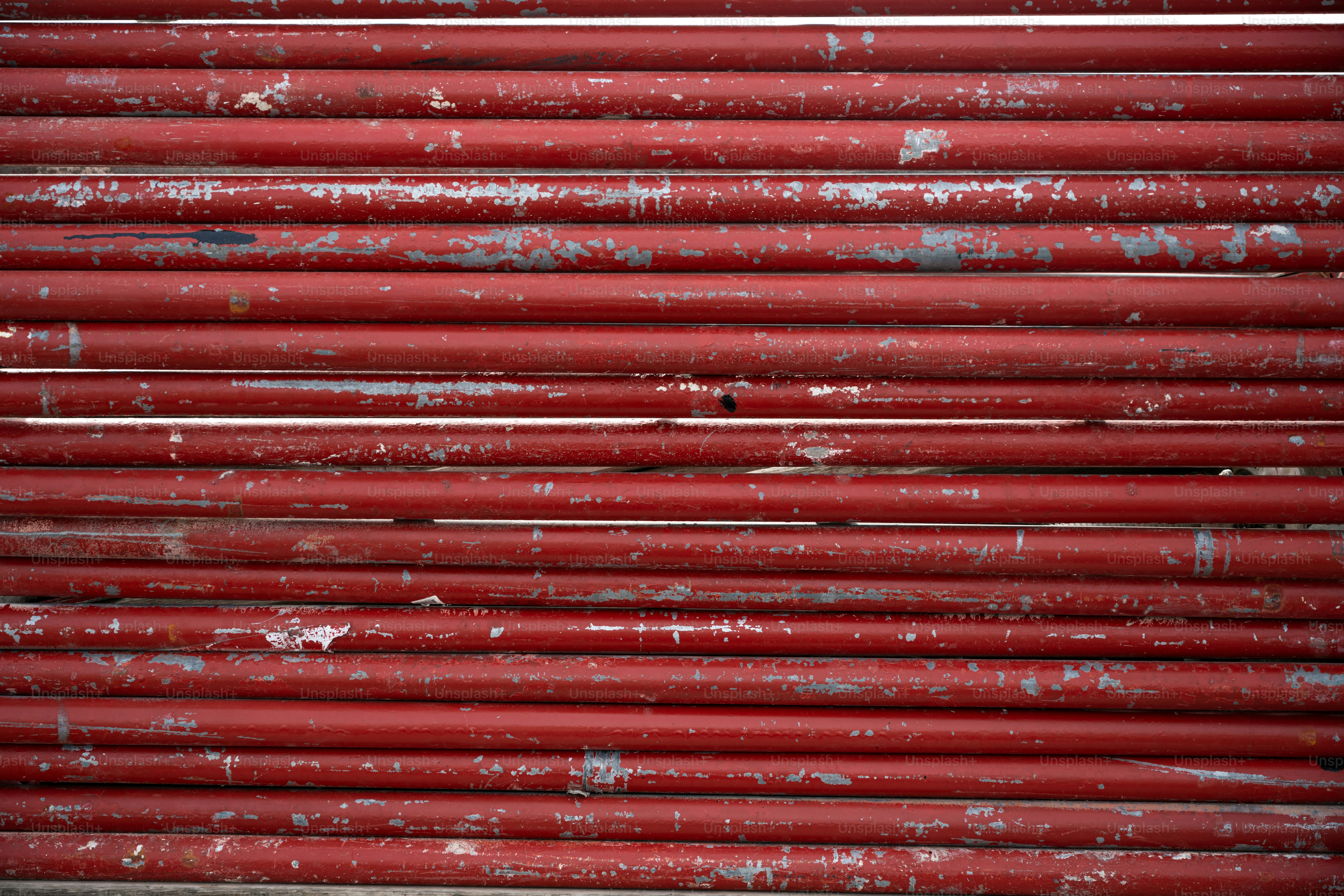 A close up of a red fire hydrant photo – Ghetto Image on Unsplash