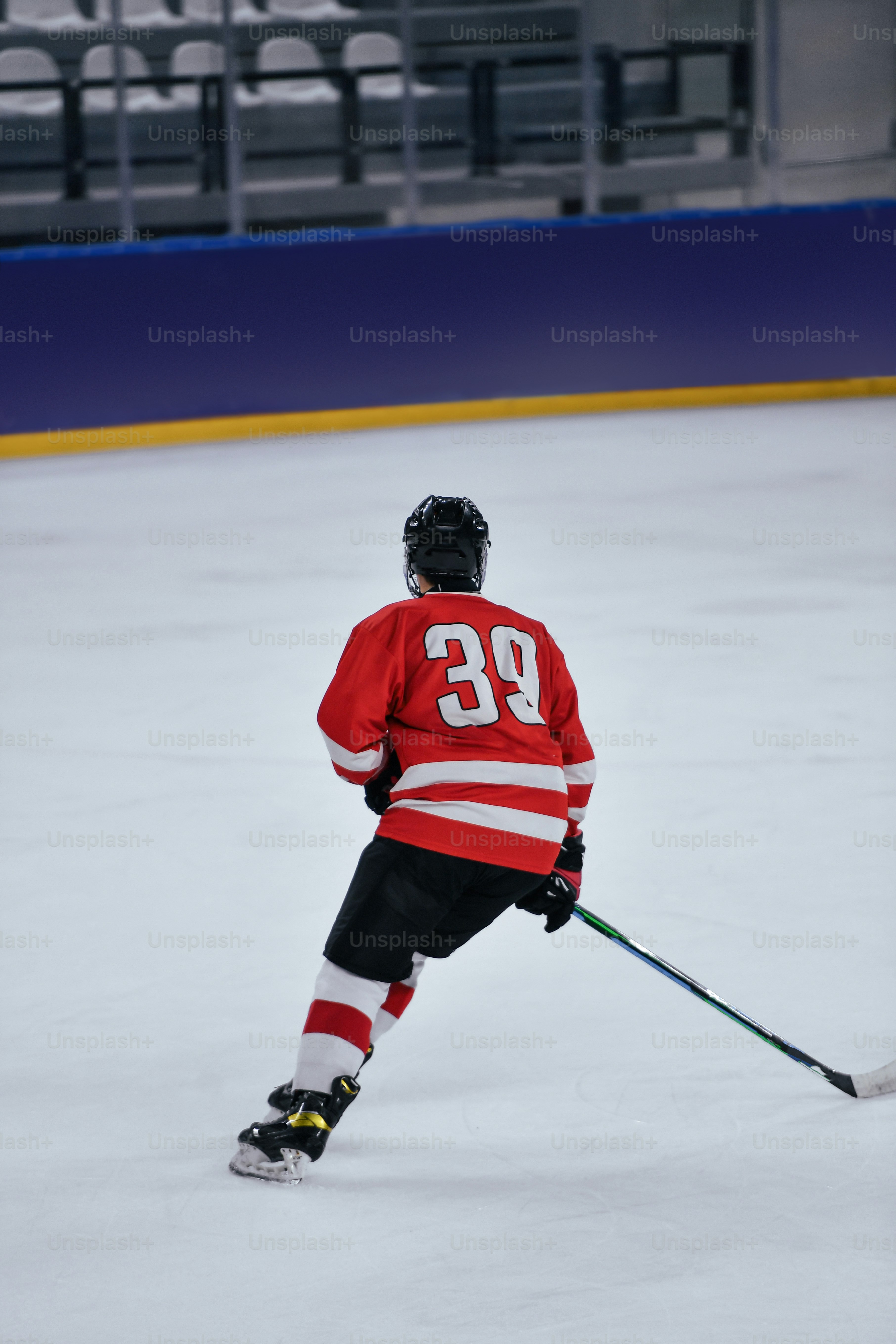 Ice Hockey Player Pictures | Download Free Images on Unsplash