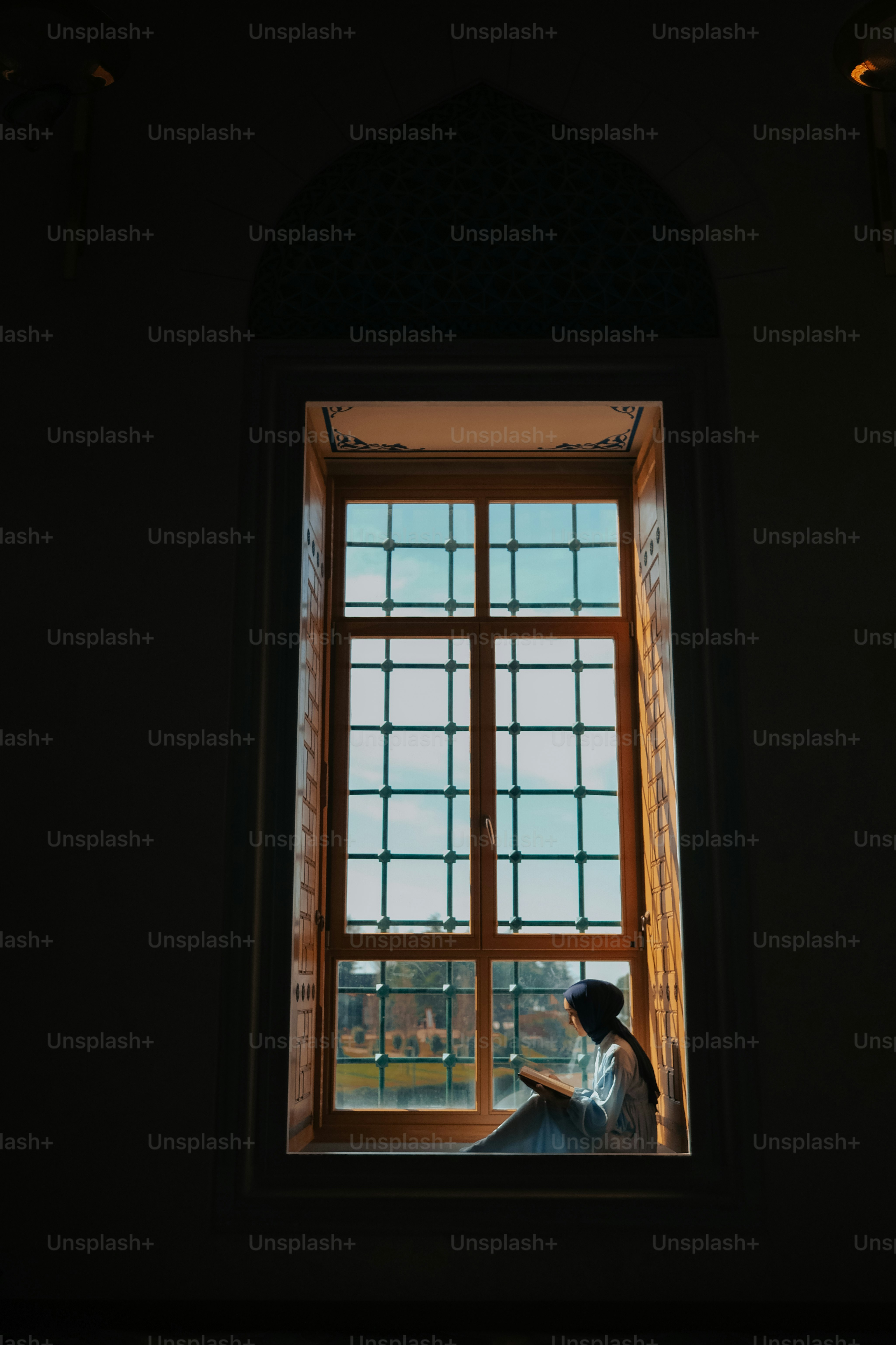 Woman Looking Out Window Pictures | Download Free Images on Unsplash