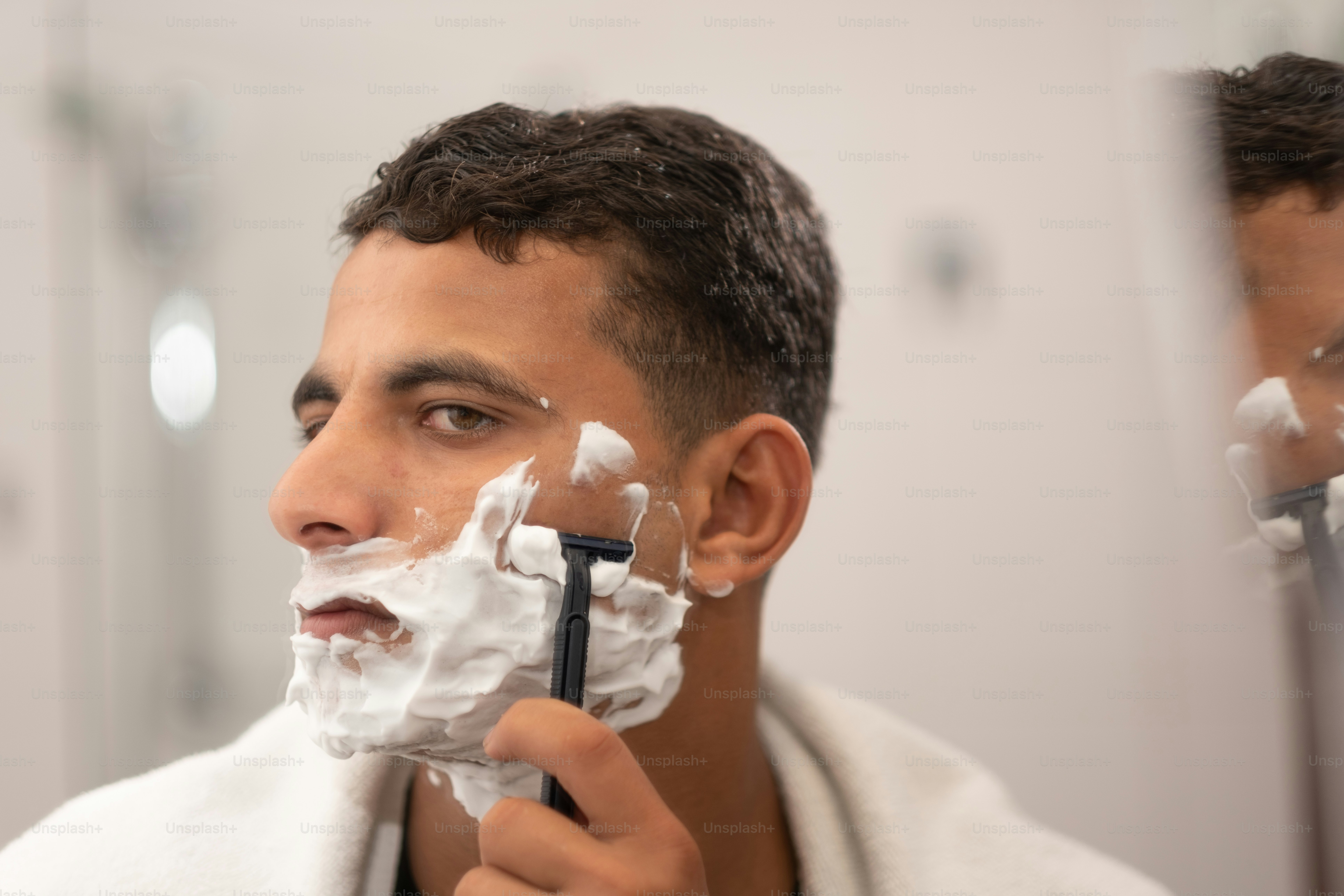 Man Shaving Pictures | Download Free Images on Unsplash