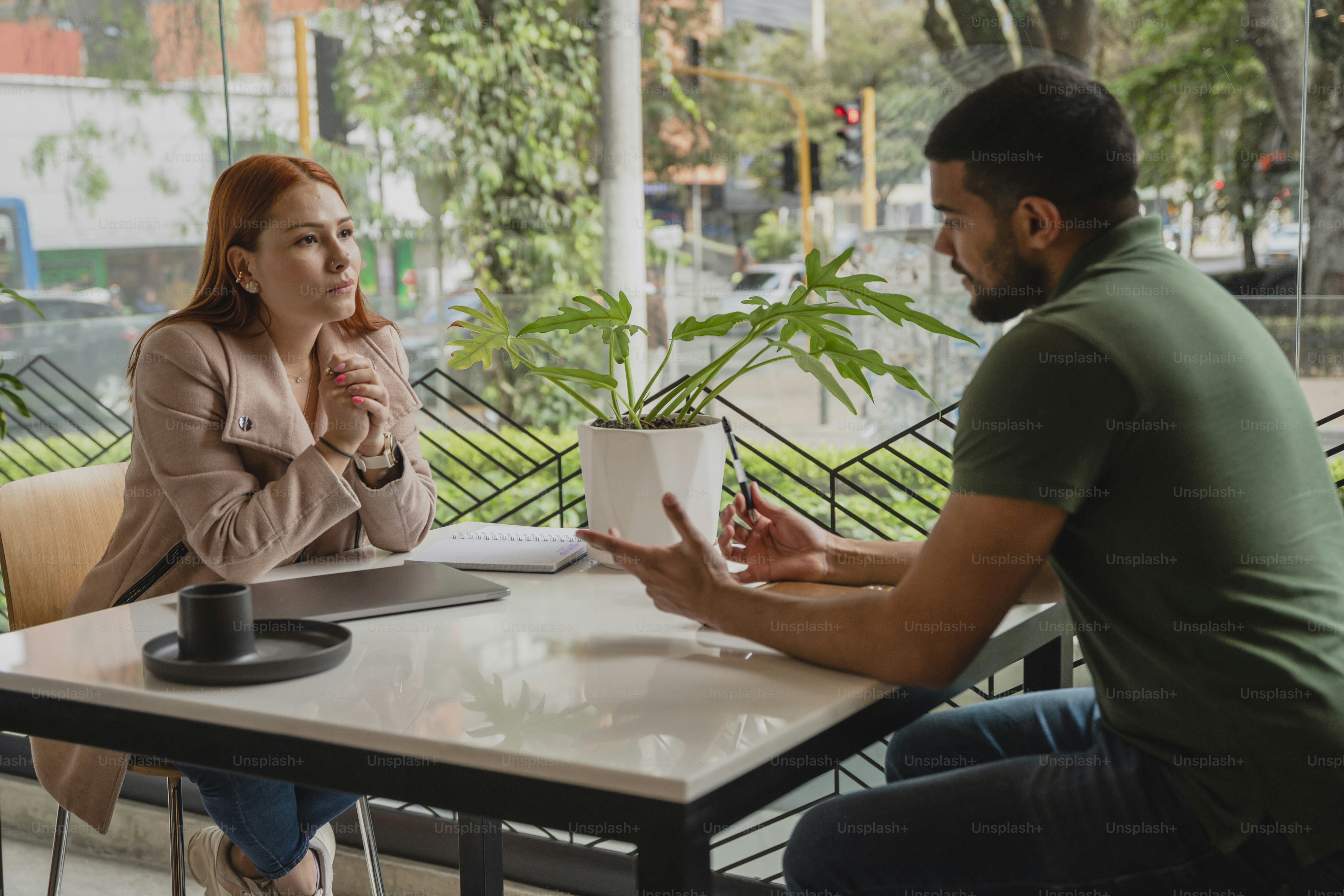 1K+ Two People Talking Pictures | Download Free Images on Unsplash