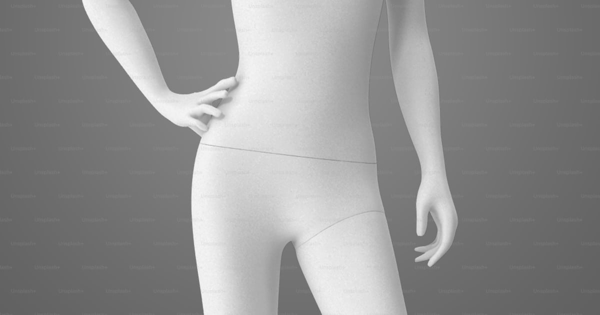 엉덩이에 손을 얹고 서 있는 하얀 마네킹 사진 Unsplash의 익명 이미지