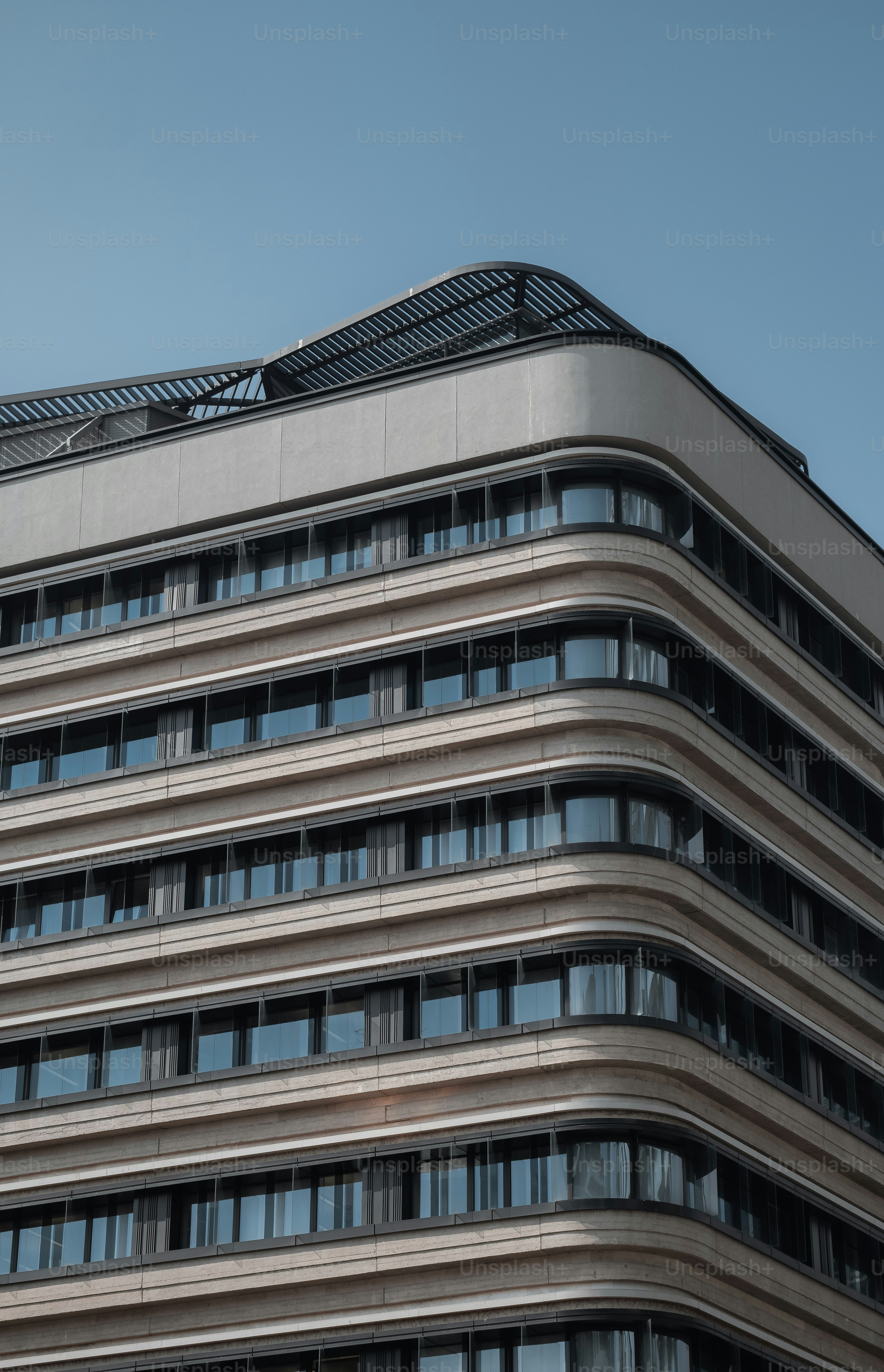 500+ Office Building Pictures | Download Free Images on Unsplash