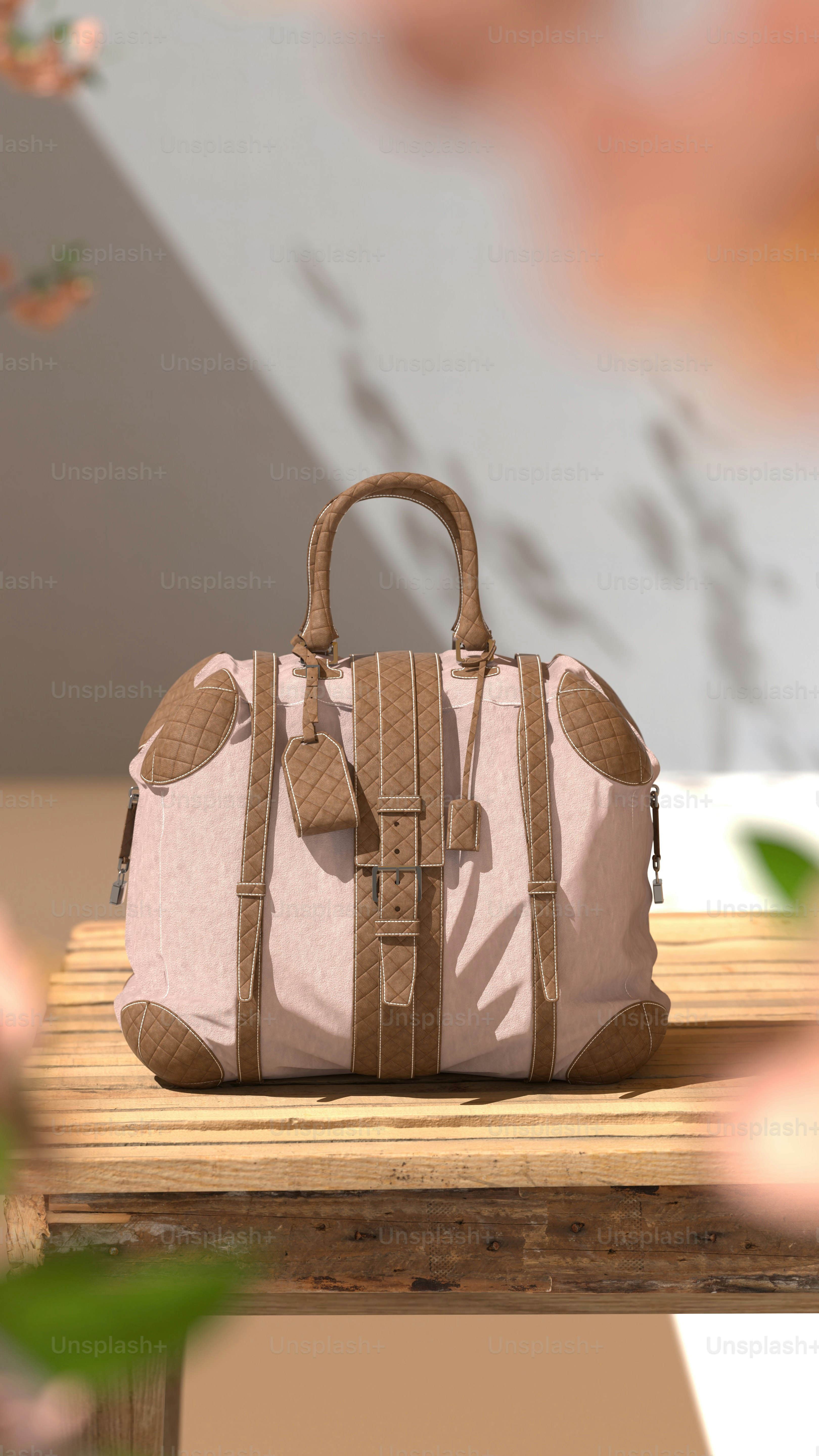 A brown bag sitting on top of a table photo – Bag Image on Unsplash