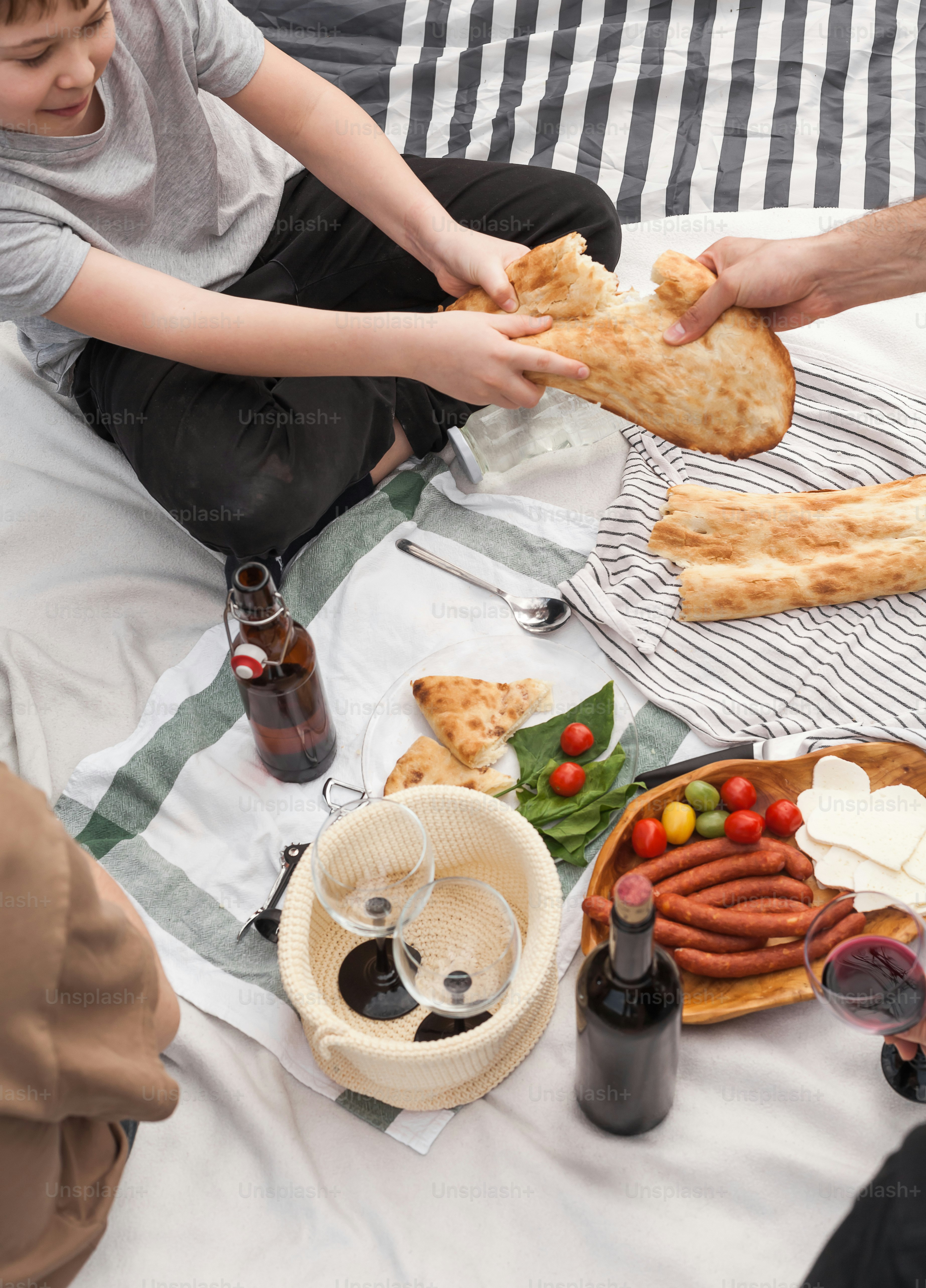 Sharing Bread Pictures | Download Free Images on Unsplash