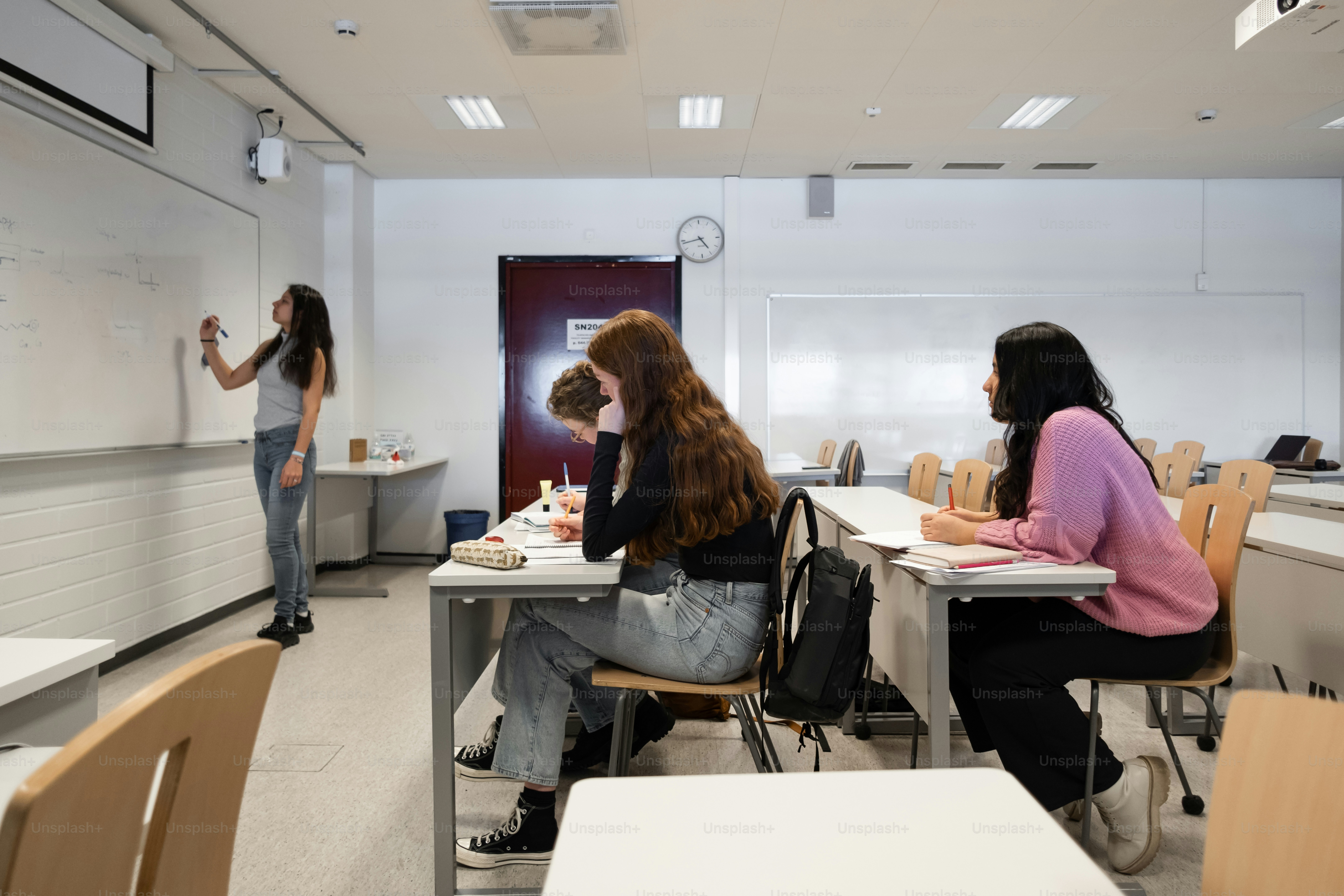 30,000+ Academy Pictures | Download Free Images on Unsplash