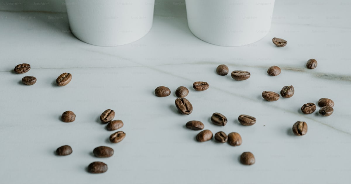 Quelques Tasses De Café Posées Sur Une Table Photo Americano Photo