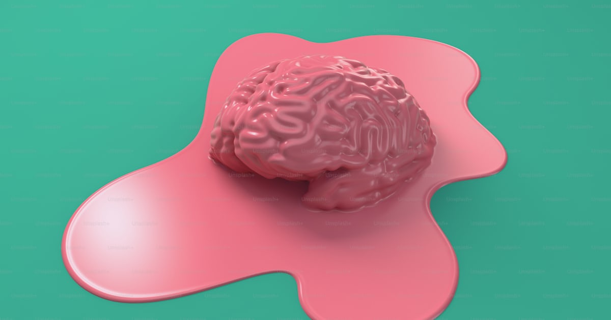 녹색 배경에 액체 웅덩이로 녹아드는 인간 뇌의 양식화된 개념 3d 렌더링 사진 Unsplash의 3 차원 이미지