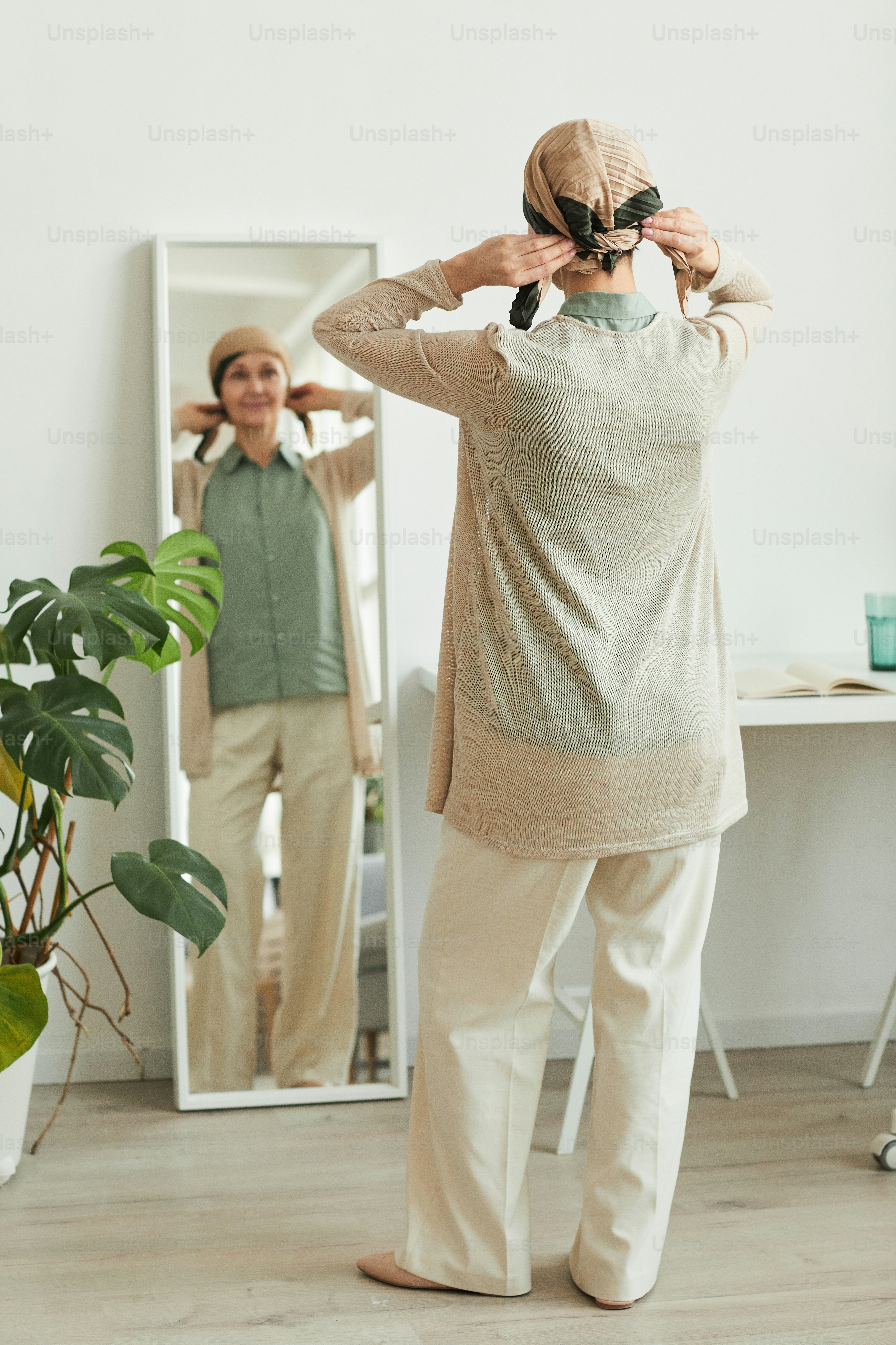 30,000+ Woman Mirror Pictures | Download Free Images on Unsplash