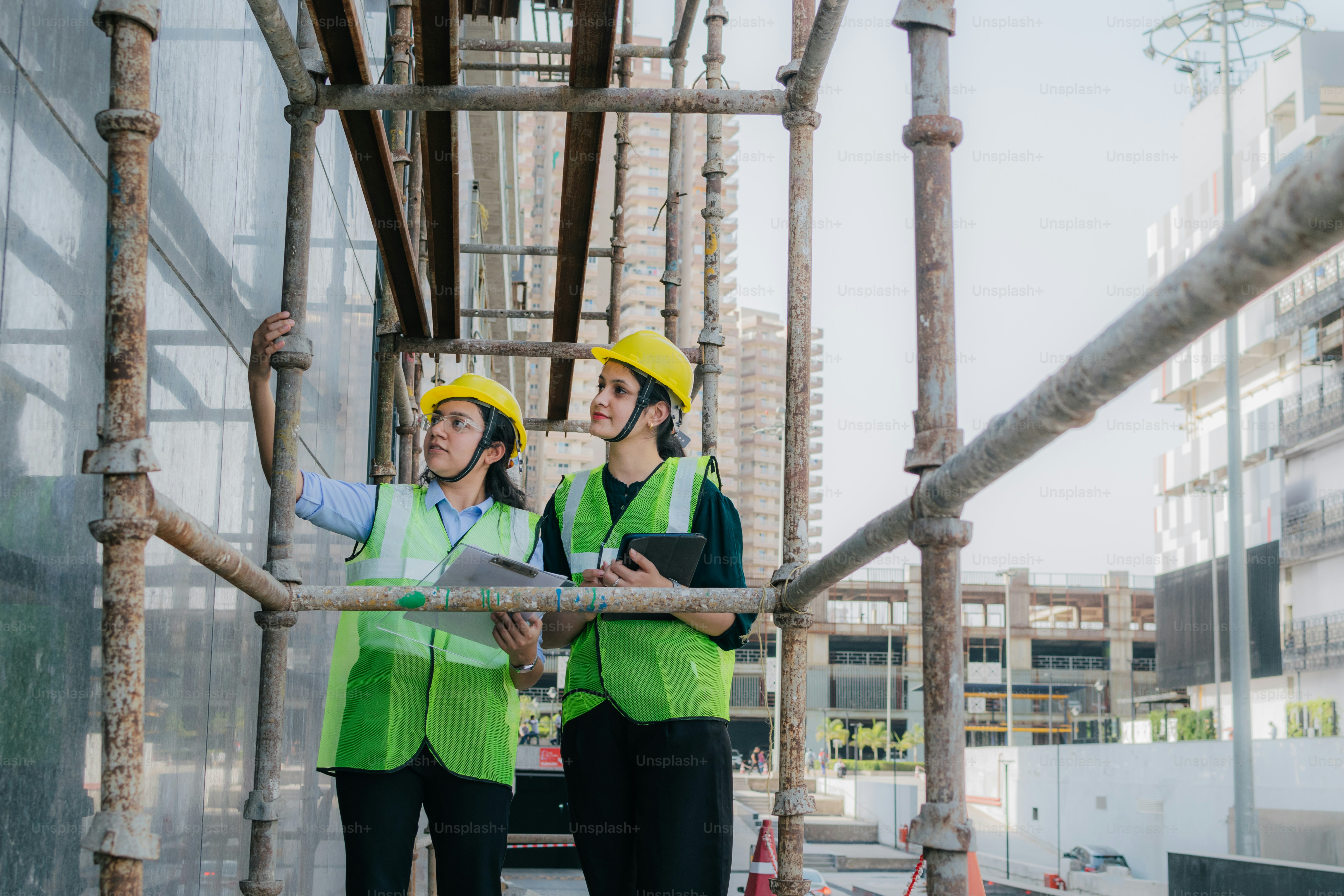 50,000+ Engineers Pictures | Download Free Images on Unsplash