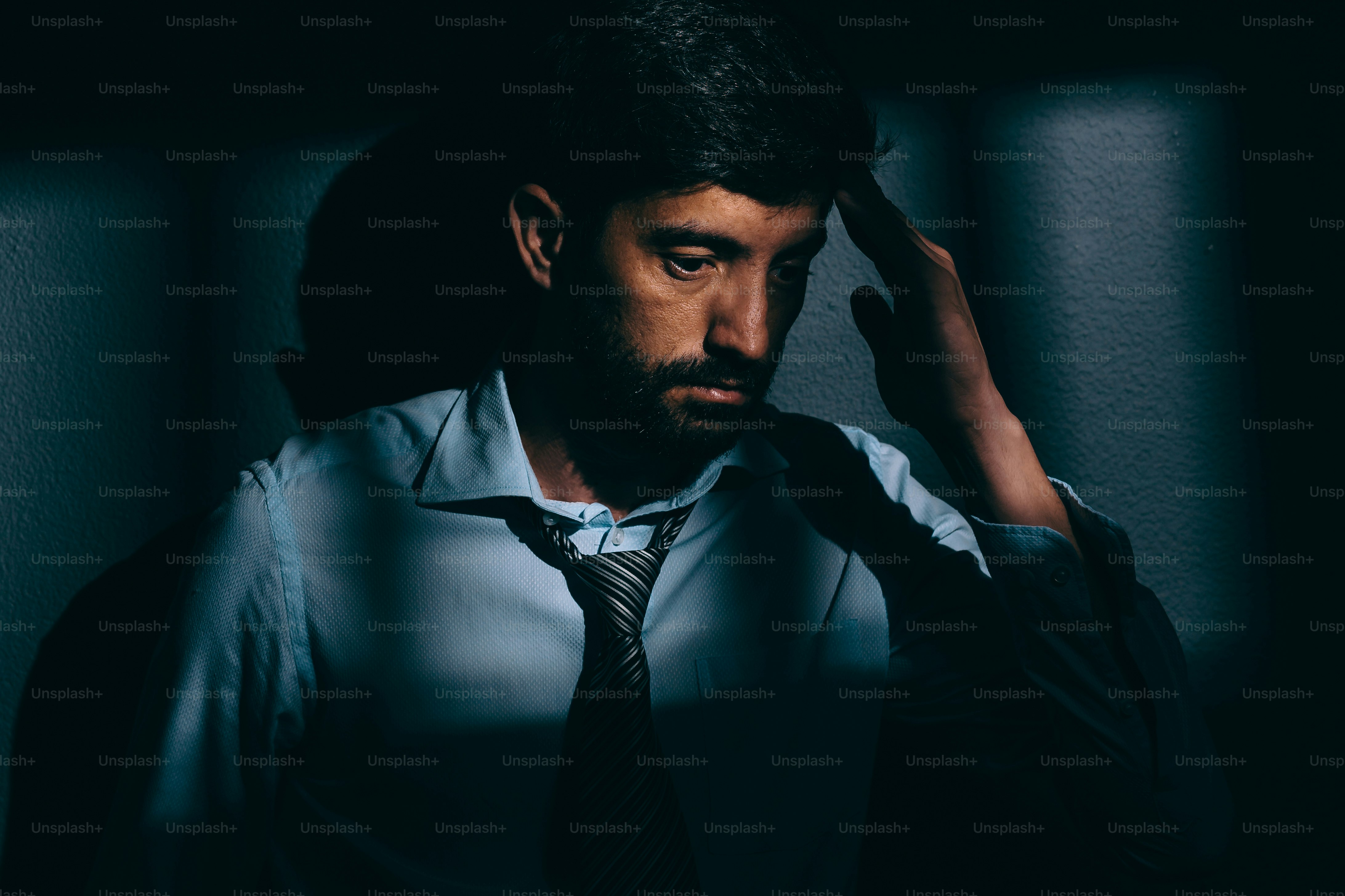 50,000+ Sad Men Pictures | Download Free Images on Unsplash