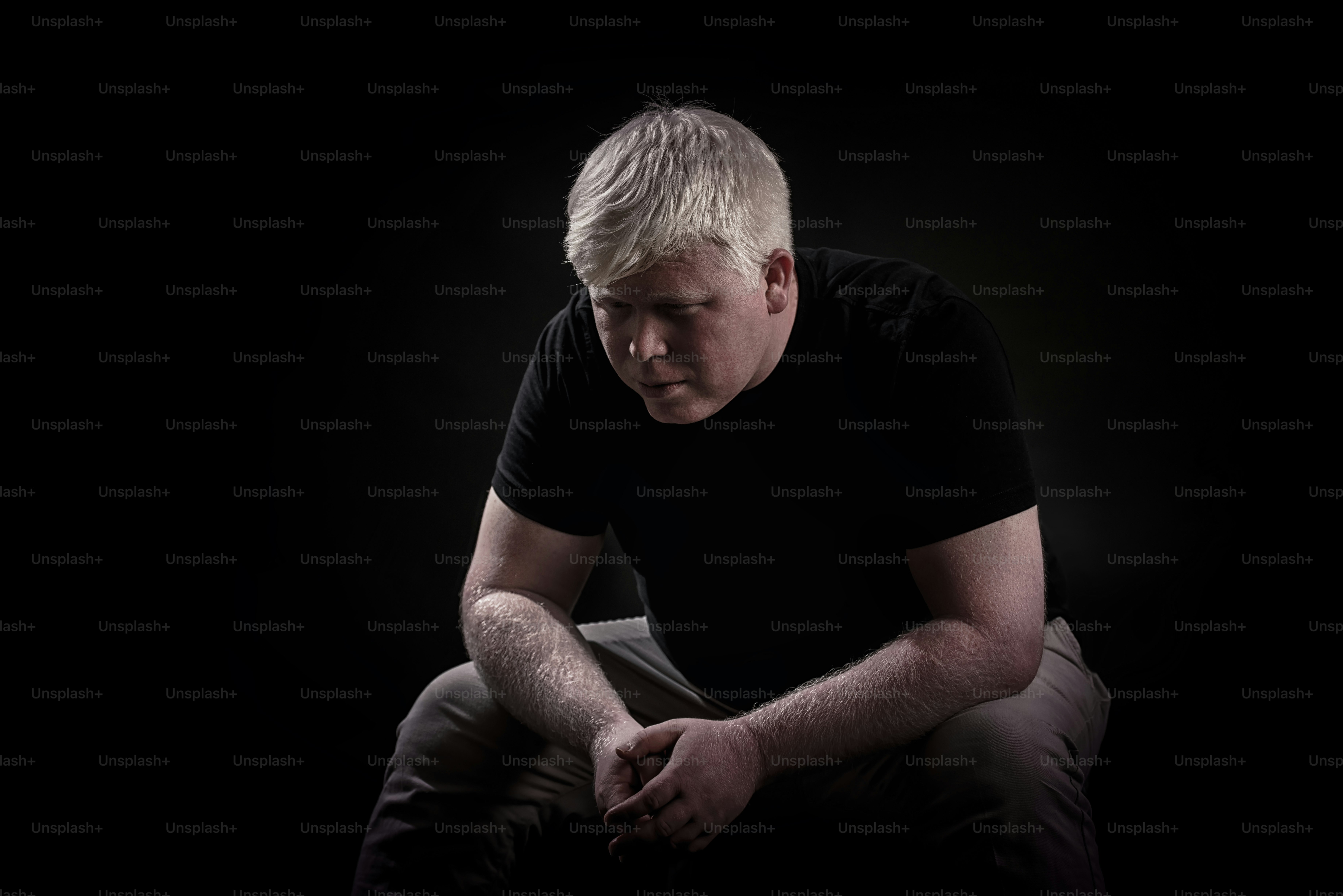 1000+ Sad People Pictures | Download Free Images on Unsplash