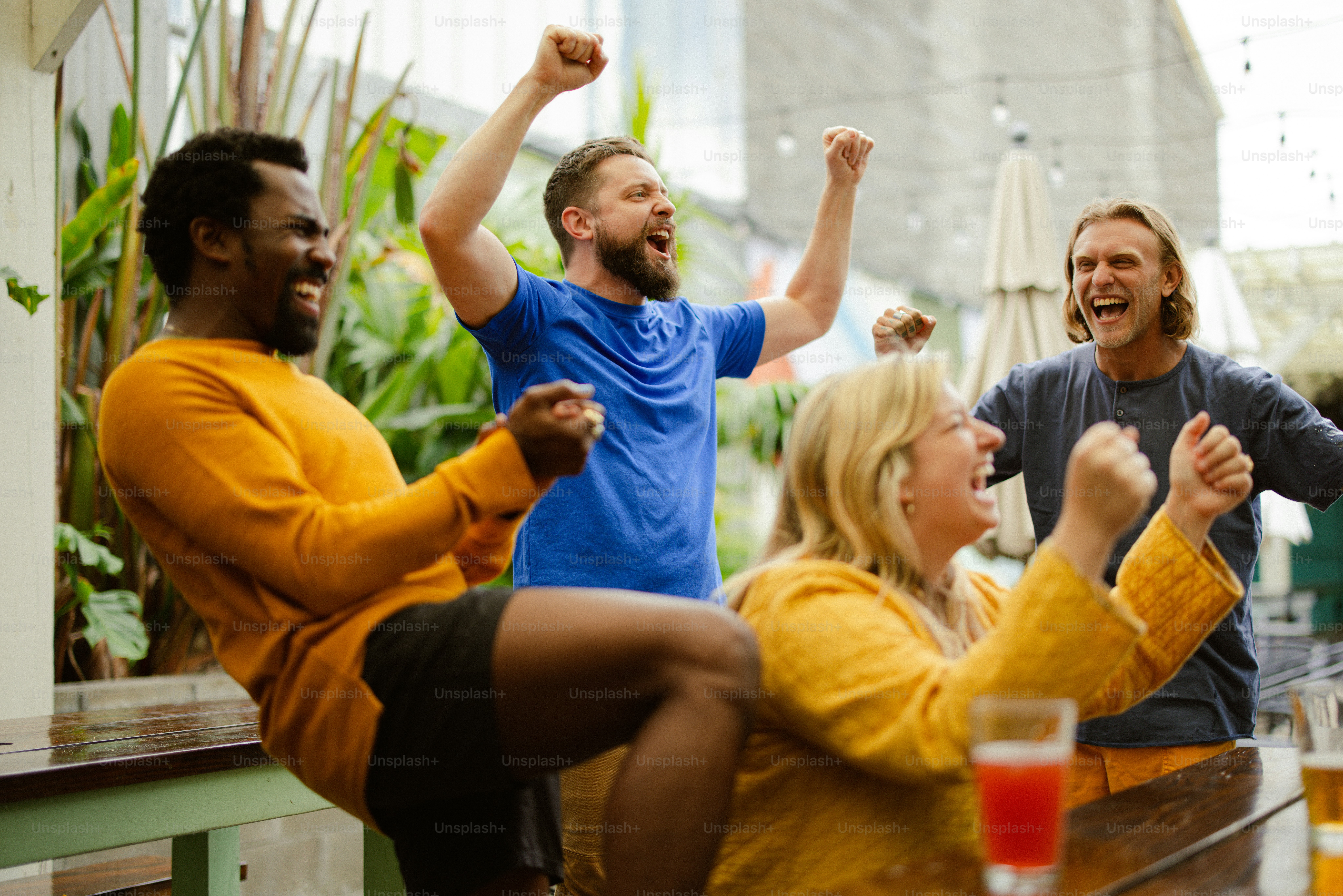 Cheering Pictures | Download Free Images on Unsplash