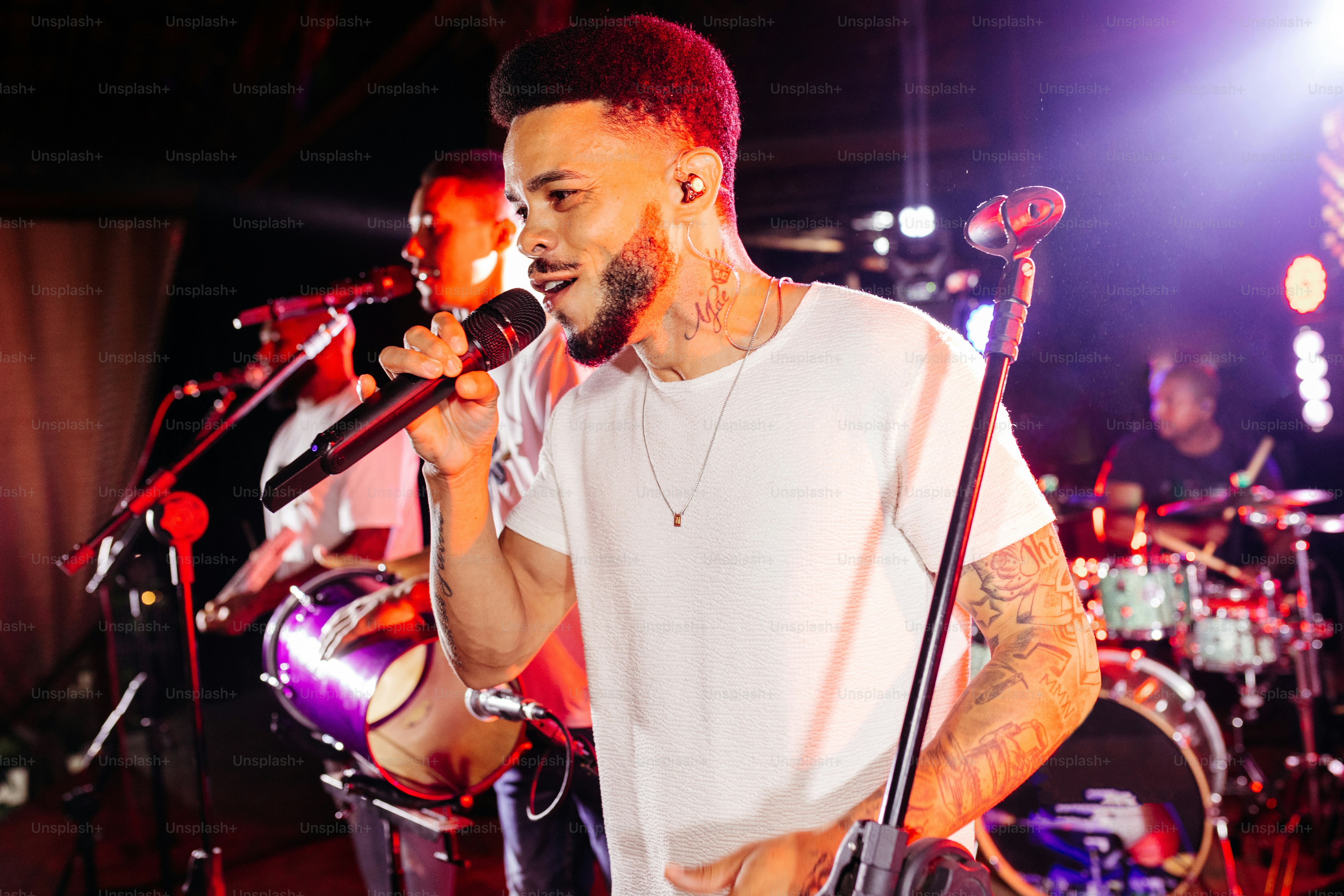 100+ Singer Pictures [HD] | Download Free Images on Unsplash