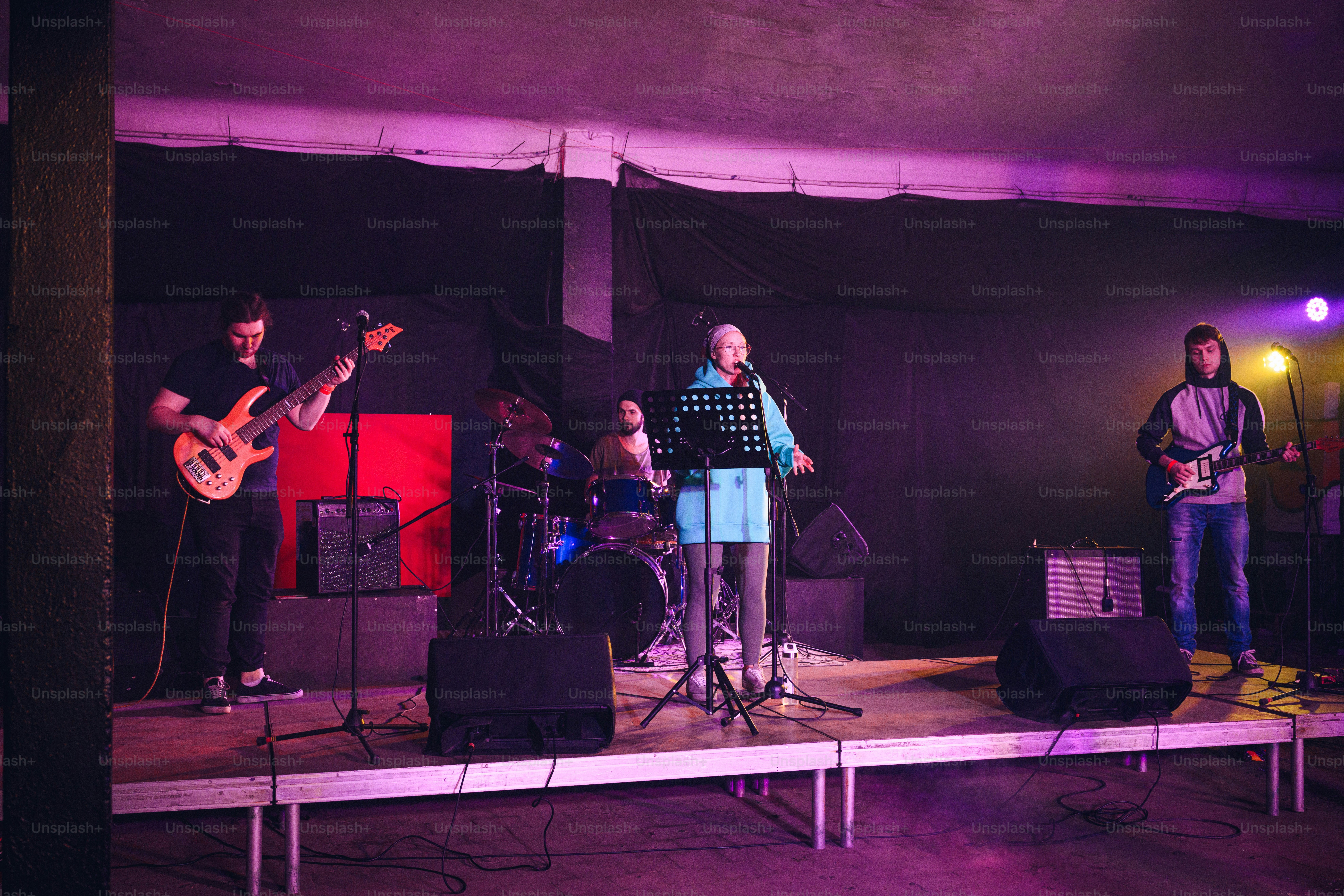 Small Concert Pictures | Download Free Images on Unsplash