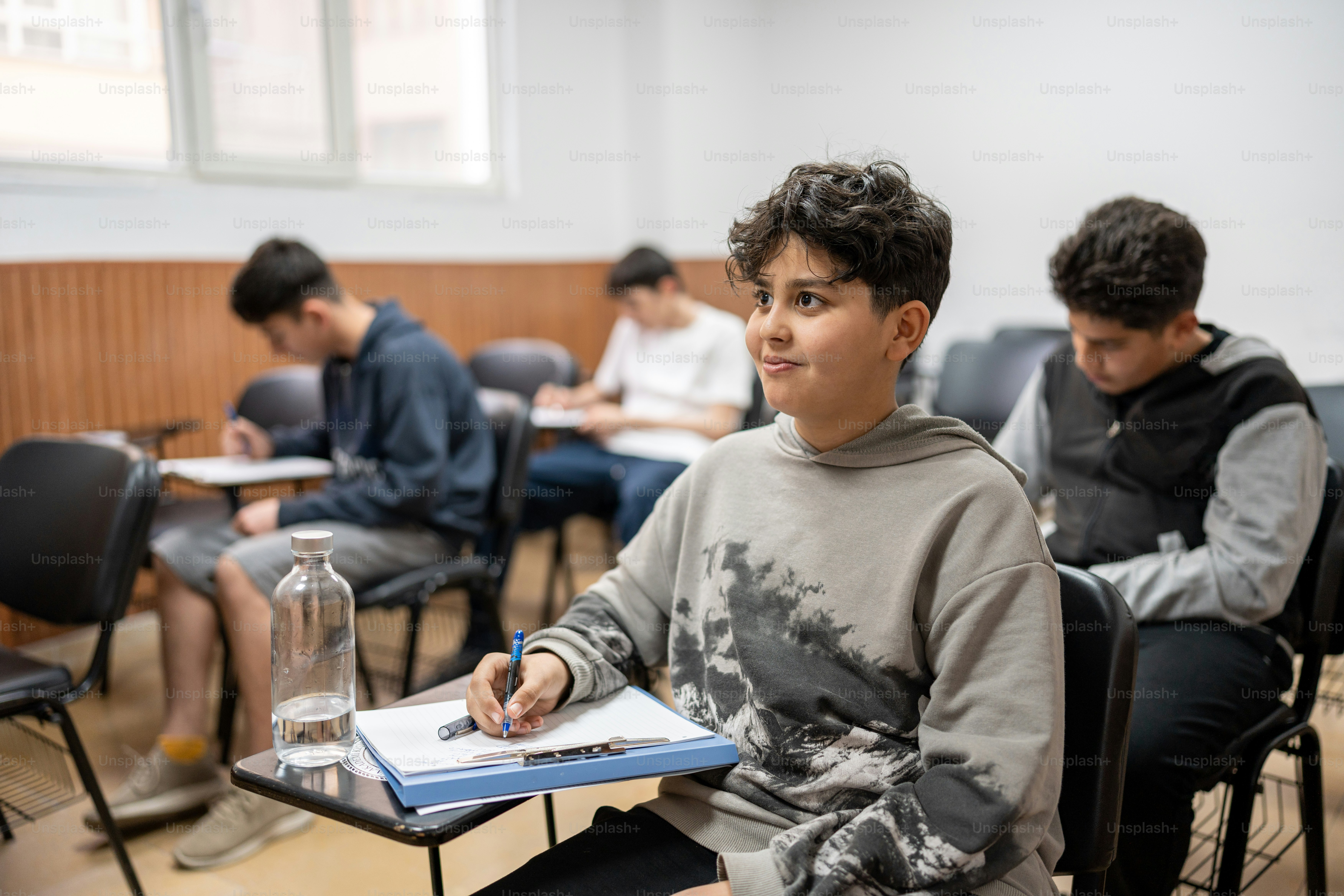 30,000+ High School Student Pictures | Download Free Images on Unsplash