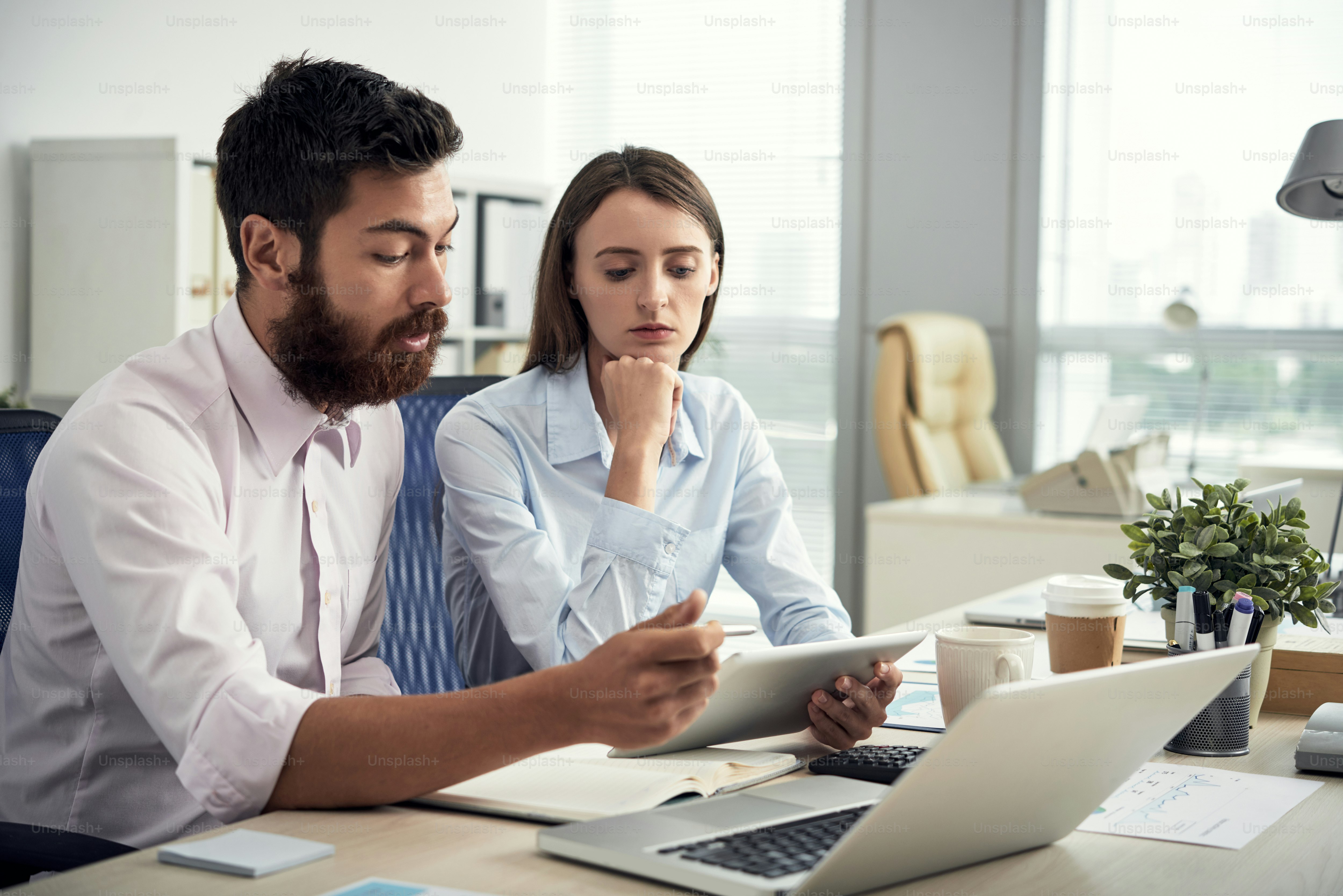 Man Pointing Pictures | Download Free Images on Unsplash