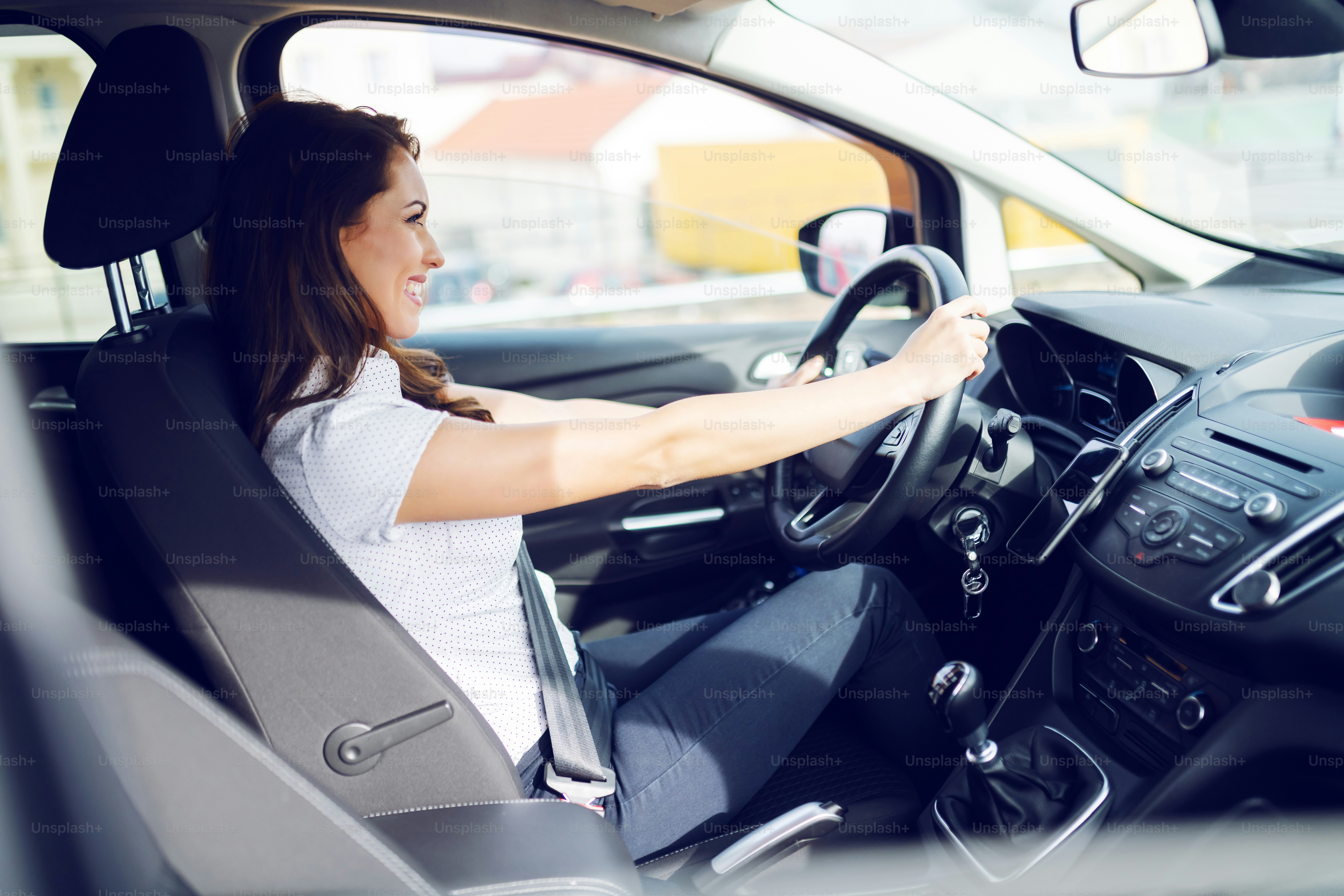 30,000+ Woman Car Pictures | Download Free Images on Unsplash