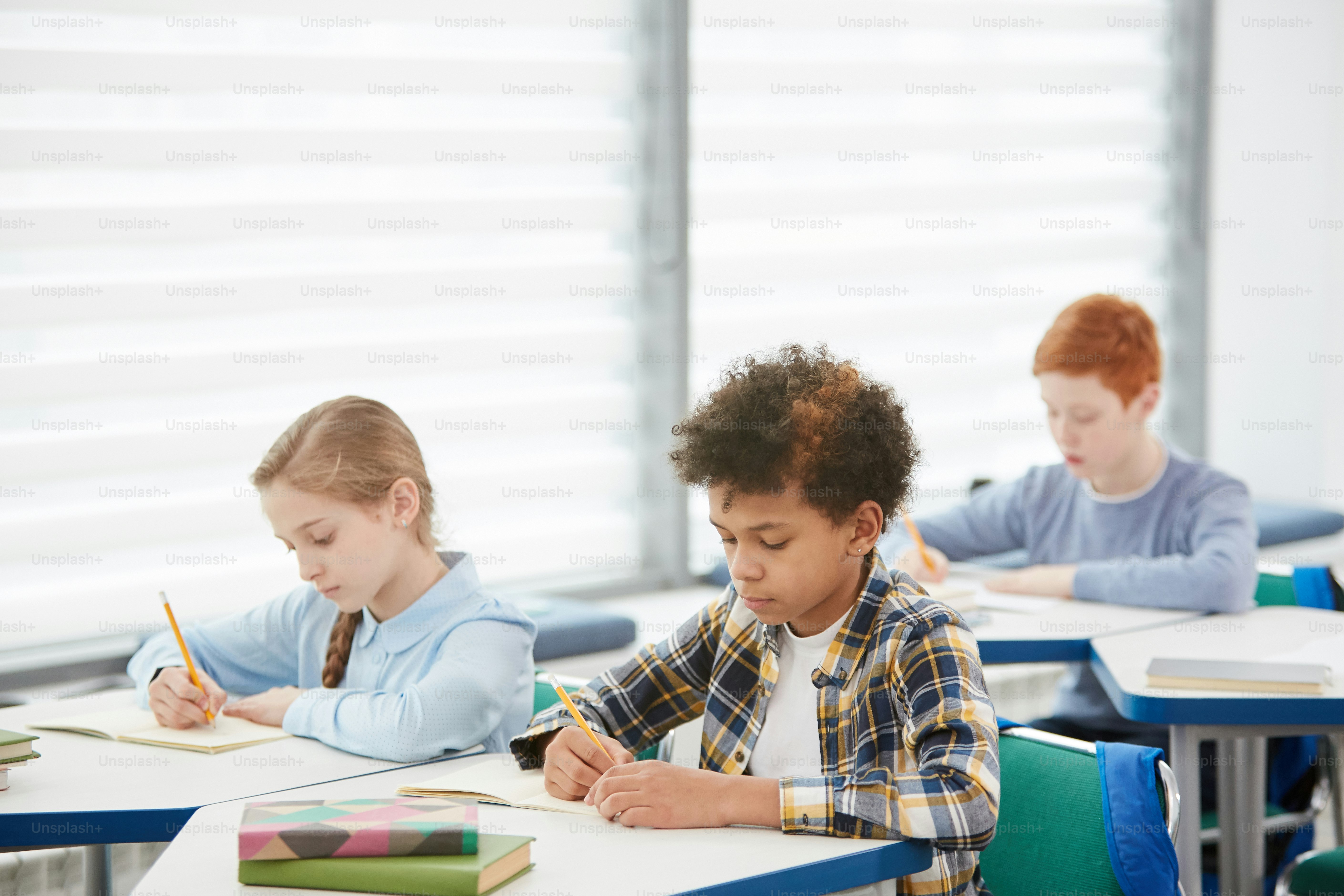 Students Writing Pictures | Download Free Images on Unsplash
