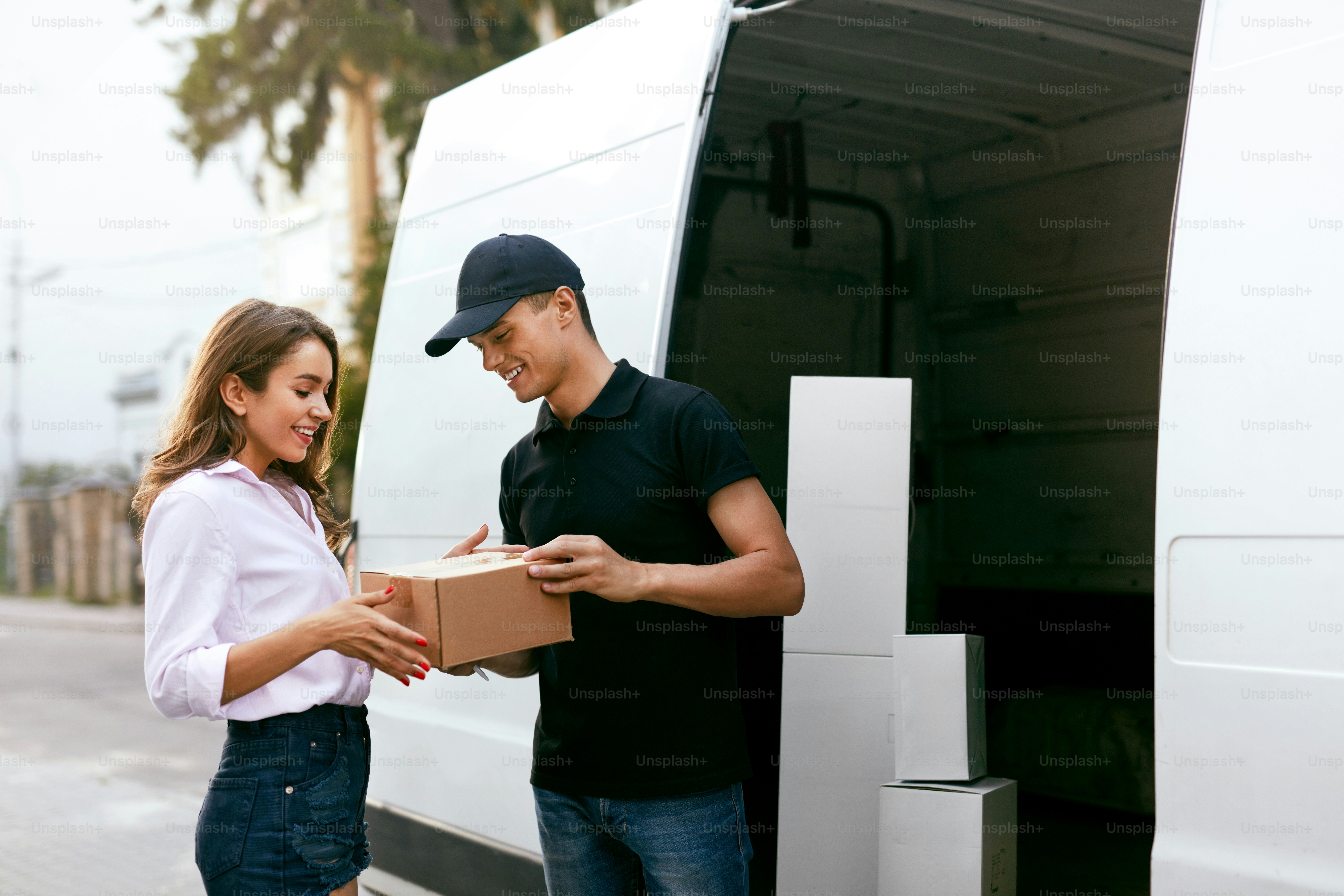 Express Delivery Pictures | Download Free Images on Unsplash