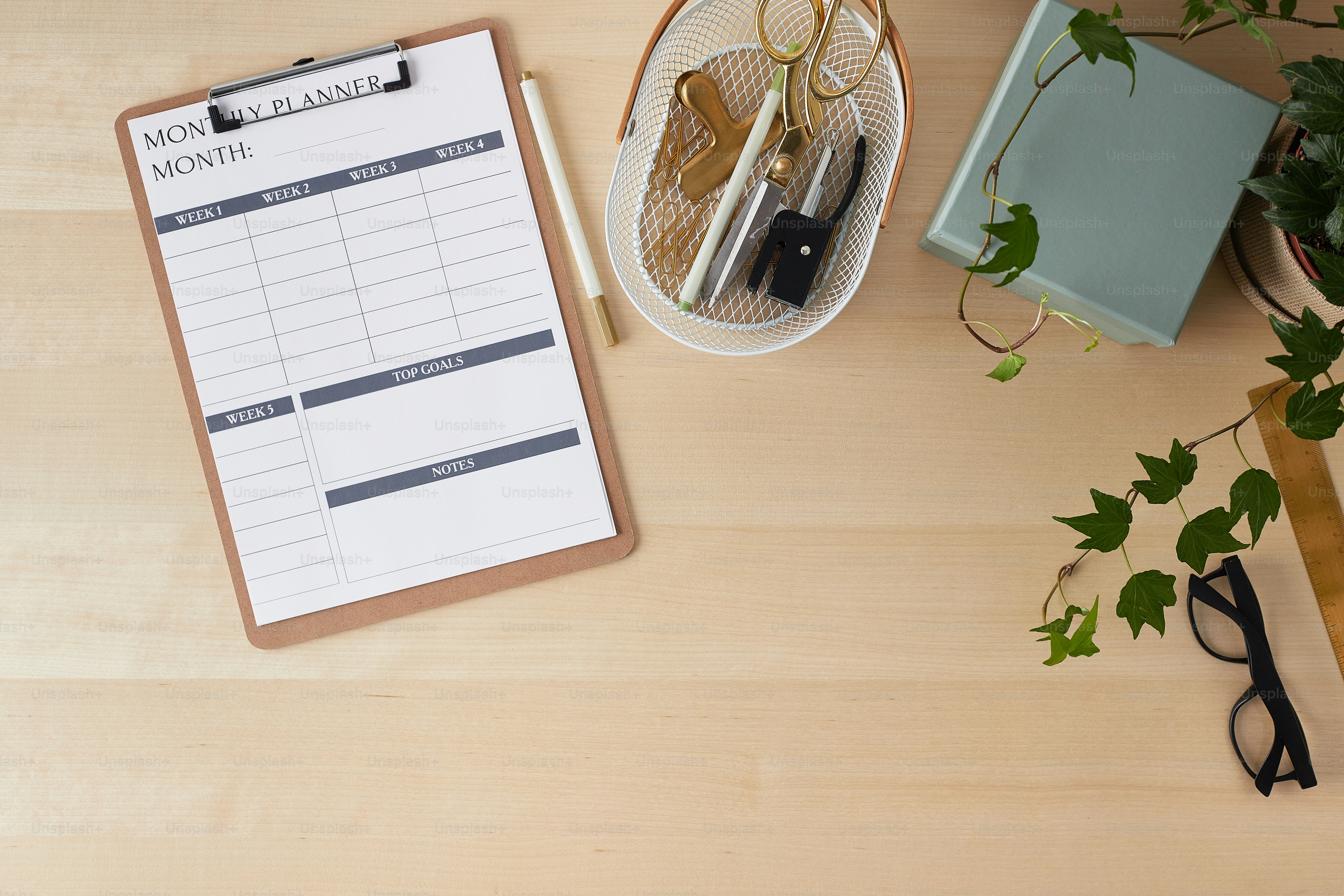 Office | 100+ best free blog, desk, office, and website photos on Unsplash