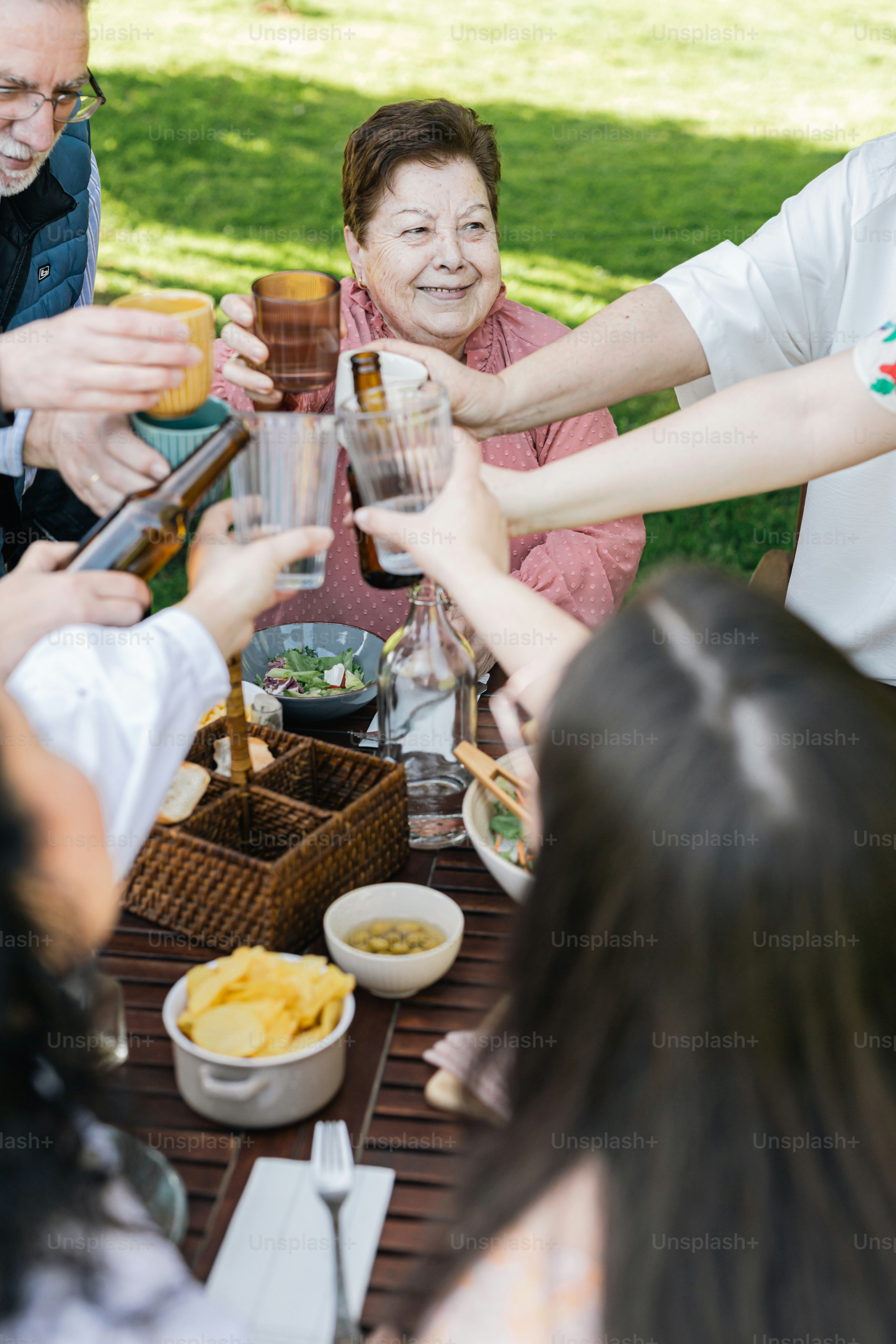 Family Party Pictures | Download Free Images on Unsplash