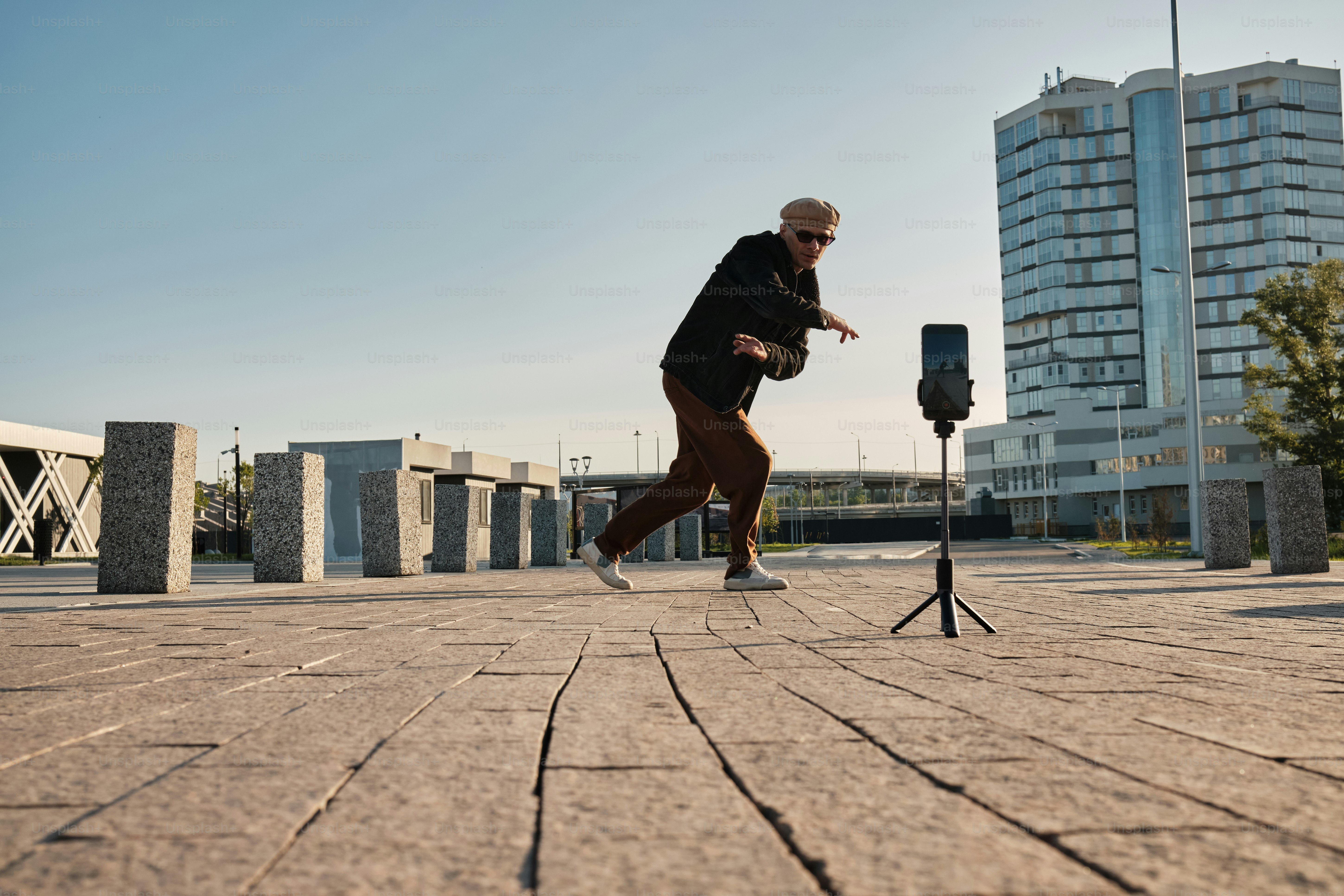 Hopper Pictures | Download Free Images on Unsplash