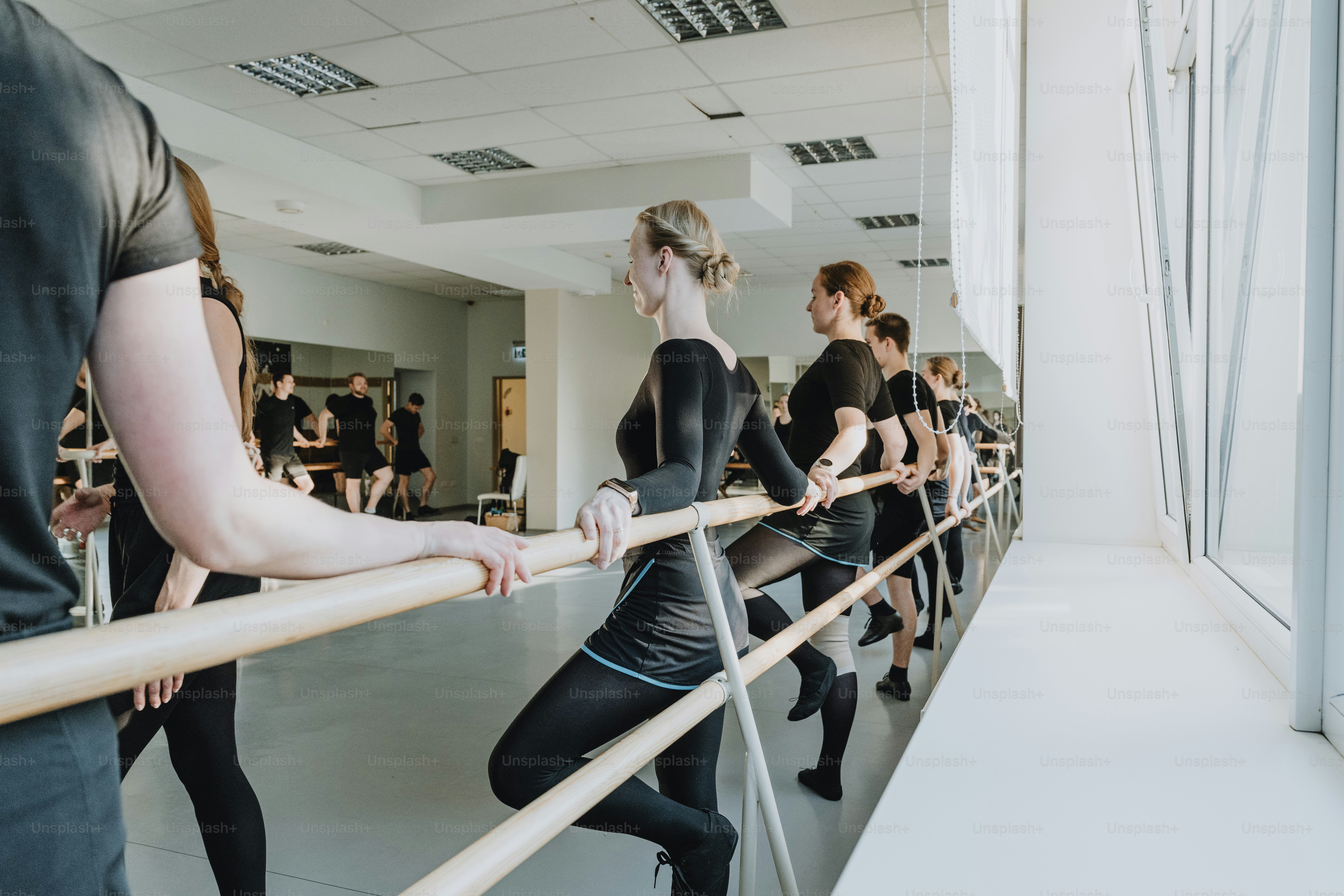 A group of people in a dance class photo – Performing arts Image on ...