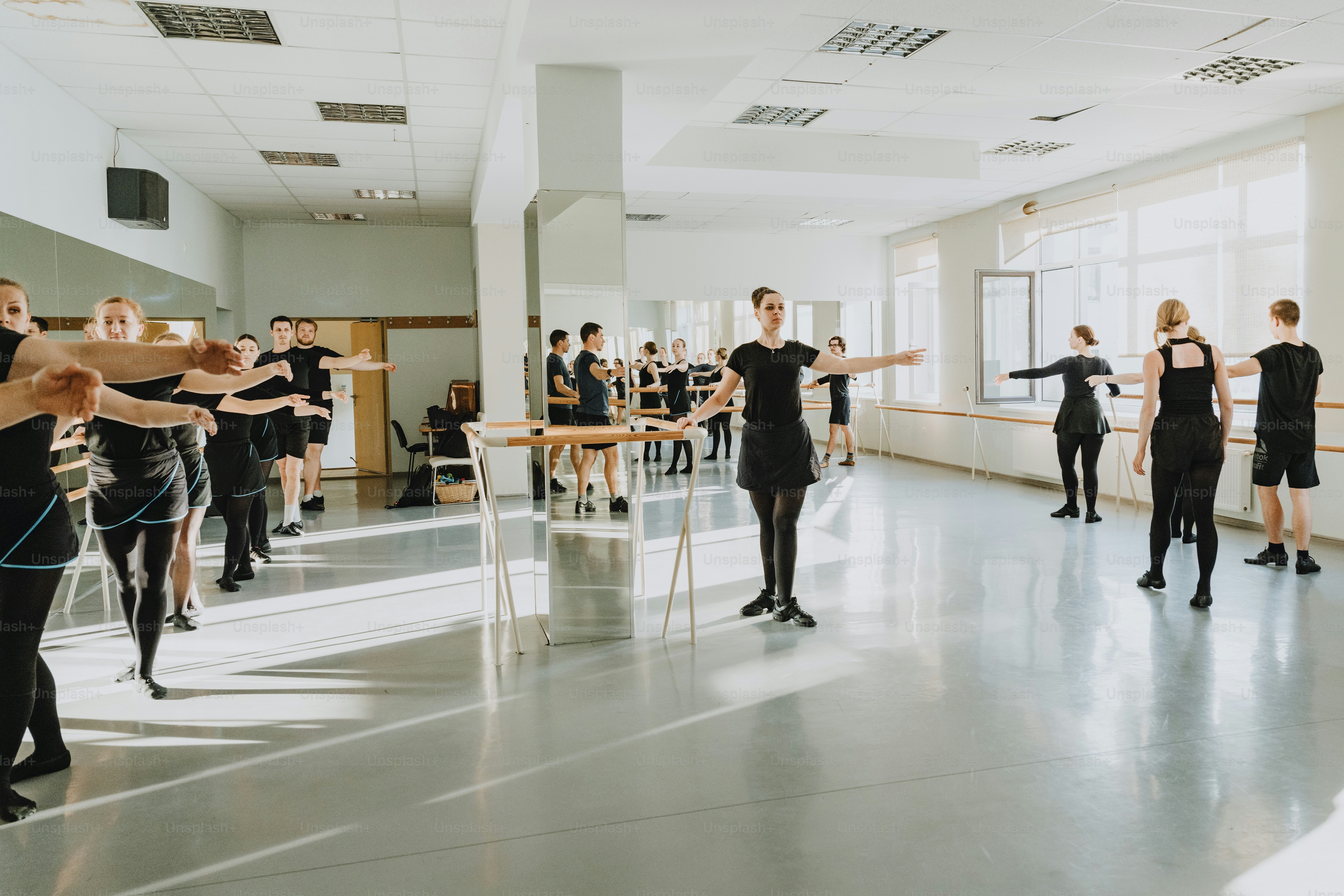 A group of people in a dance class photo – People dancing Image on Unsplash