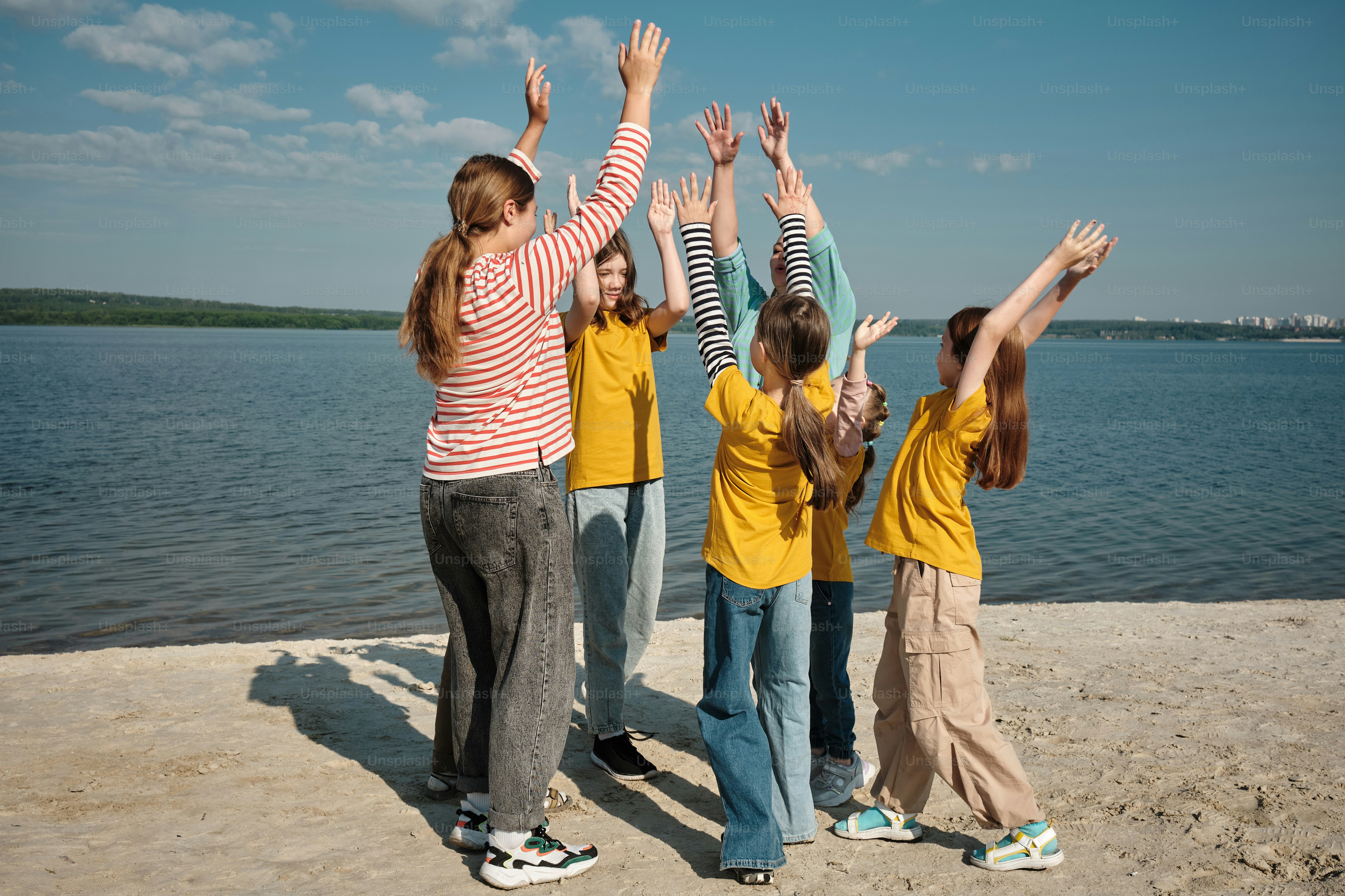 High Fives Pictures | Download Free Images on Unsplash