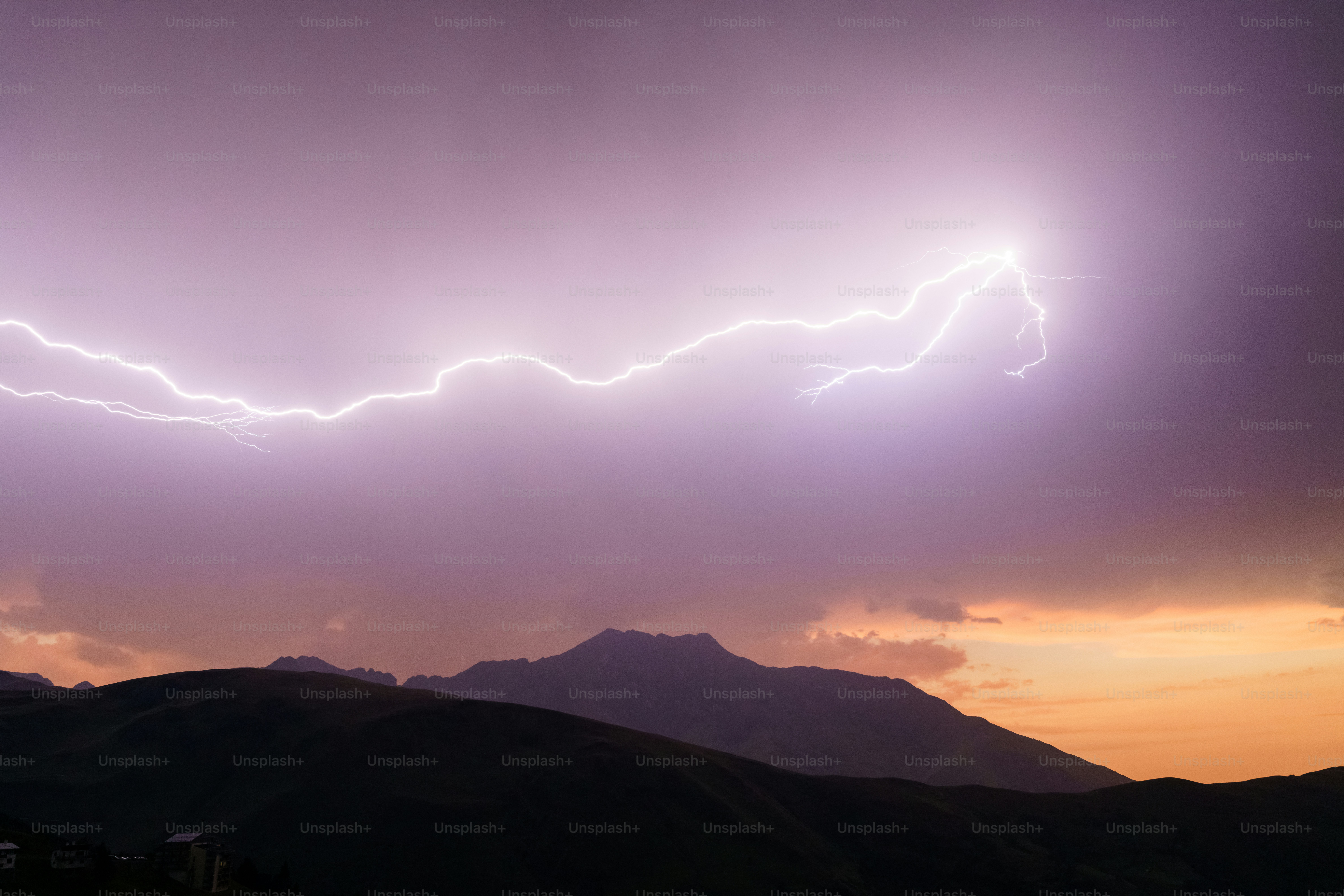 Quelques éclairs dans le ciel photo – Éclair Photo sur Unsplash