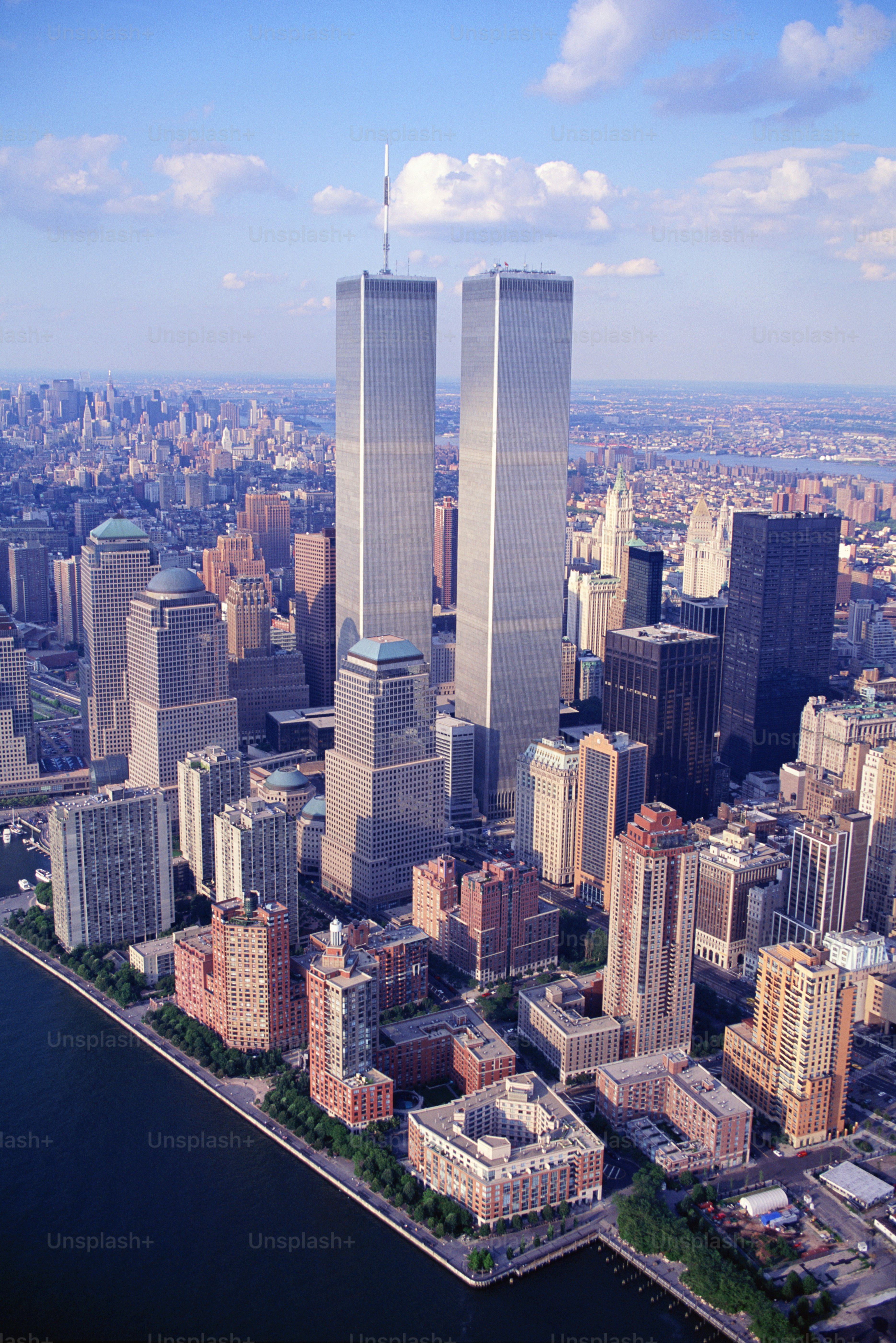 Foto Las torres gemelas de las torres gemelas están en medio de la ...