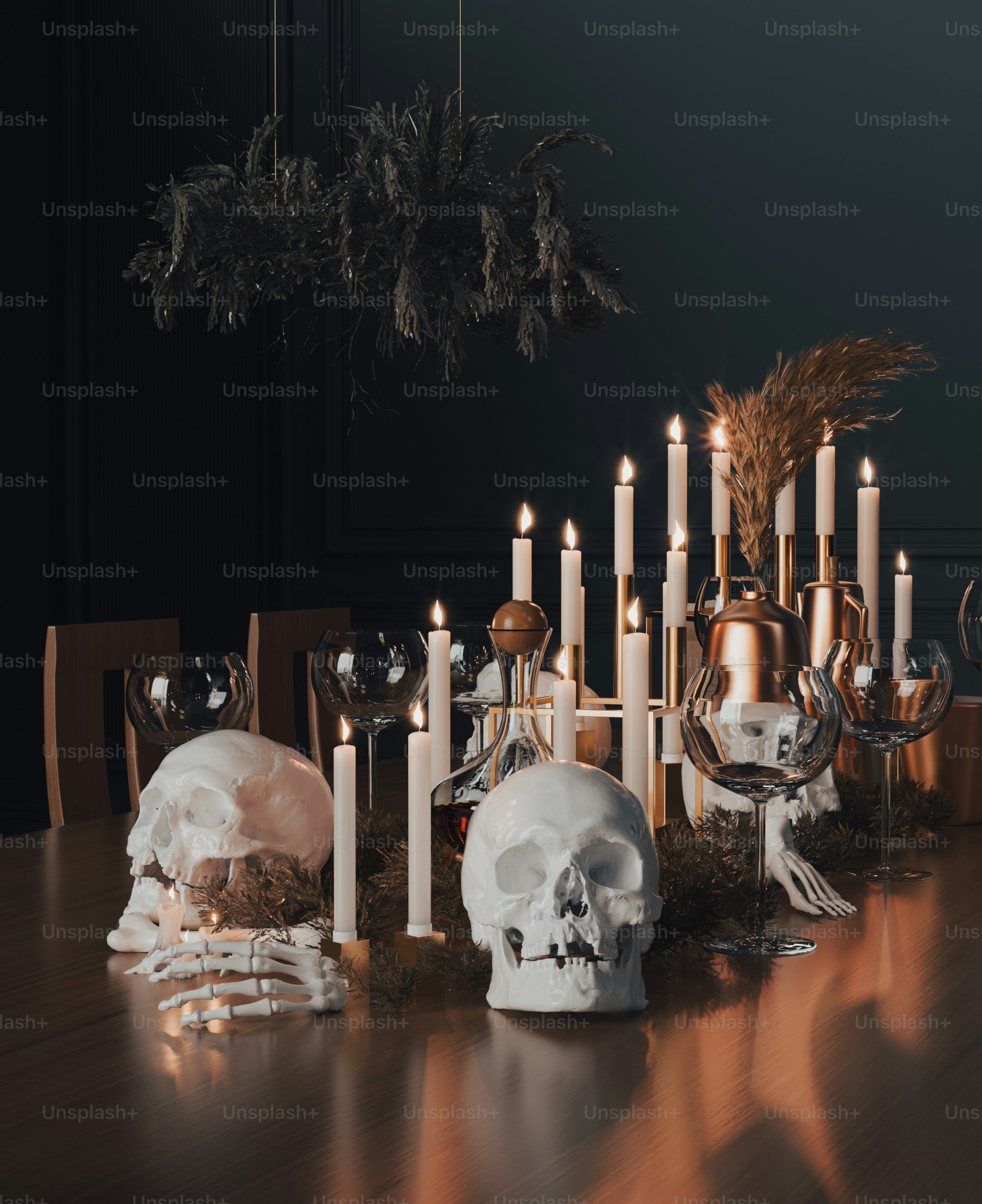 Uma mesa coberta com uma caveira e velas foto – Imagem sobre Horror na ...